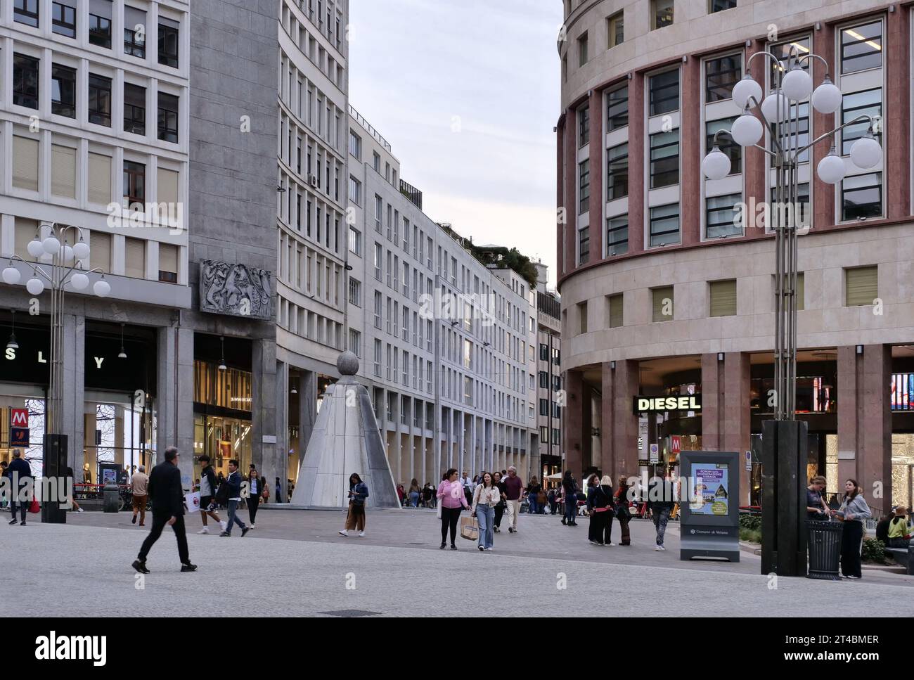 San Babila square cityscape in Milan, Lombardy, Italy Stock Photo - Alamy