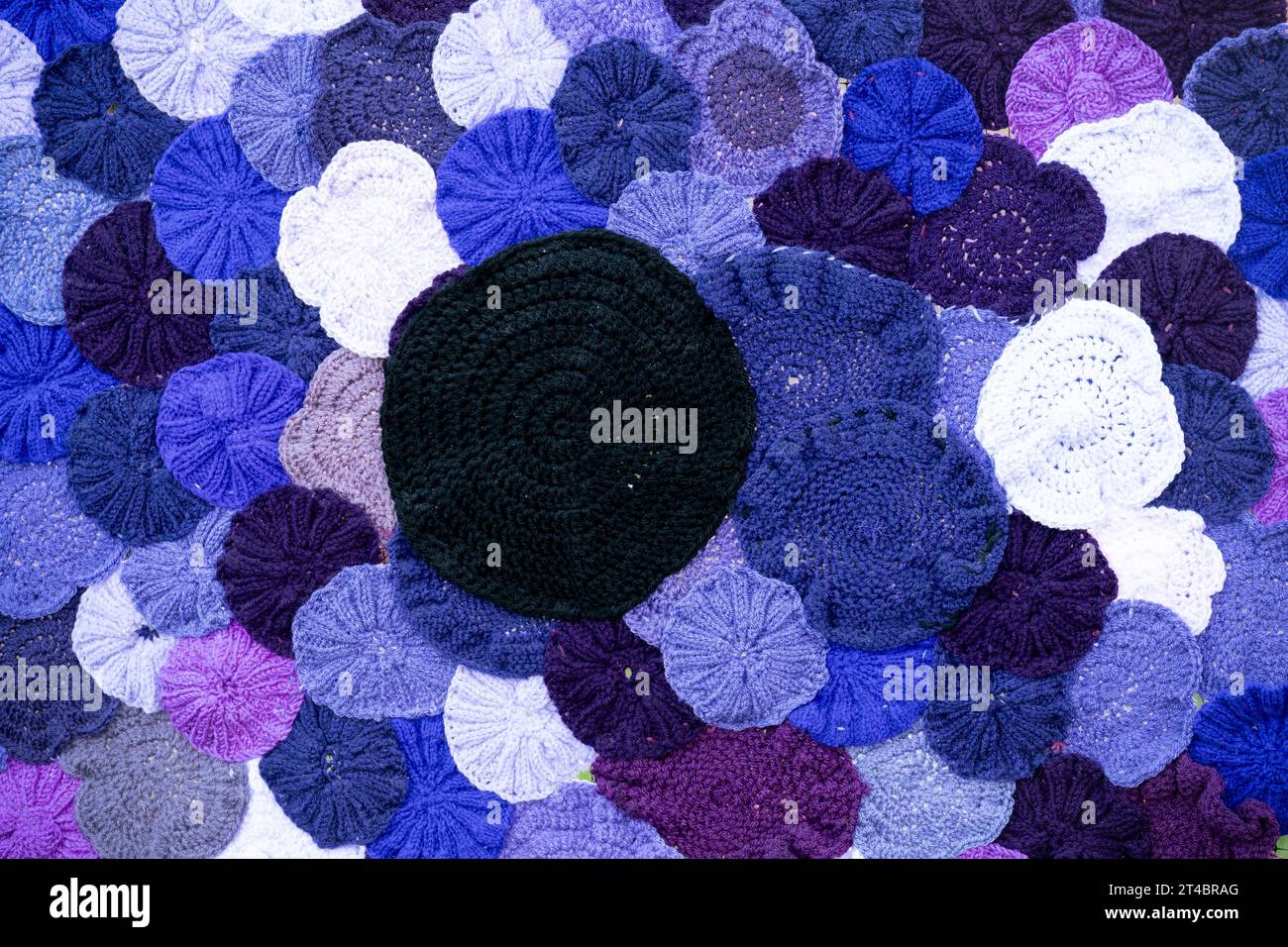 Purple knitted poppies display outside Wellesbourne Methodist Church ...