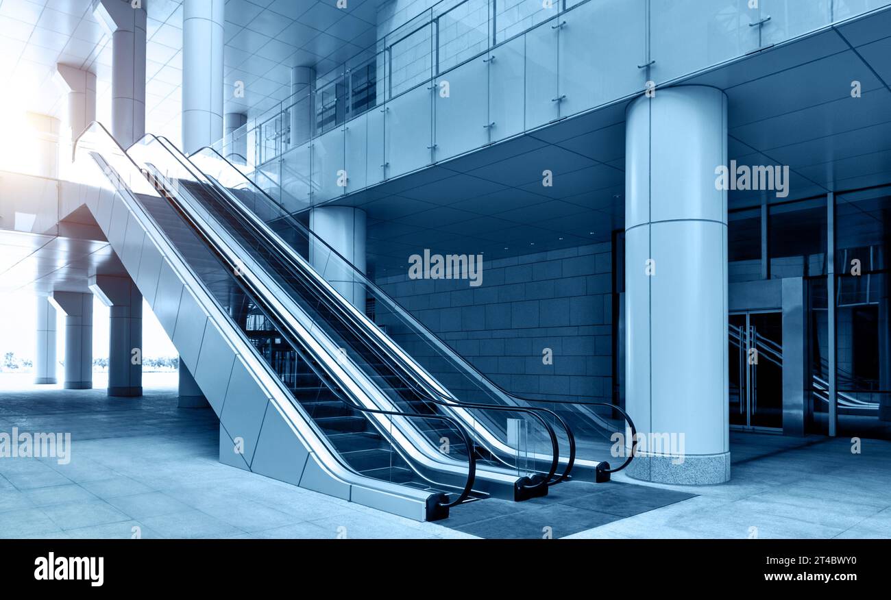 Side view two empty escalators hi-res stock photography and images - Alamy