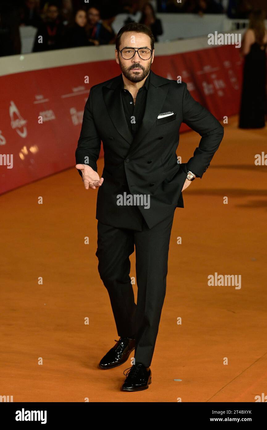Jeremy Piven attends the Red Carpet of the movie “The Performance ...