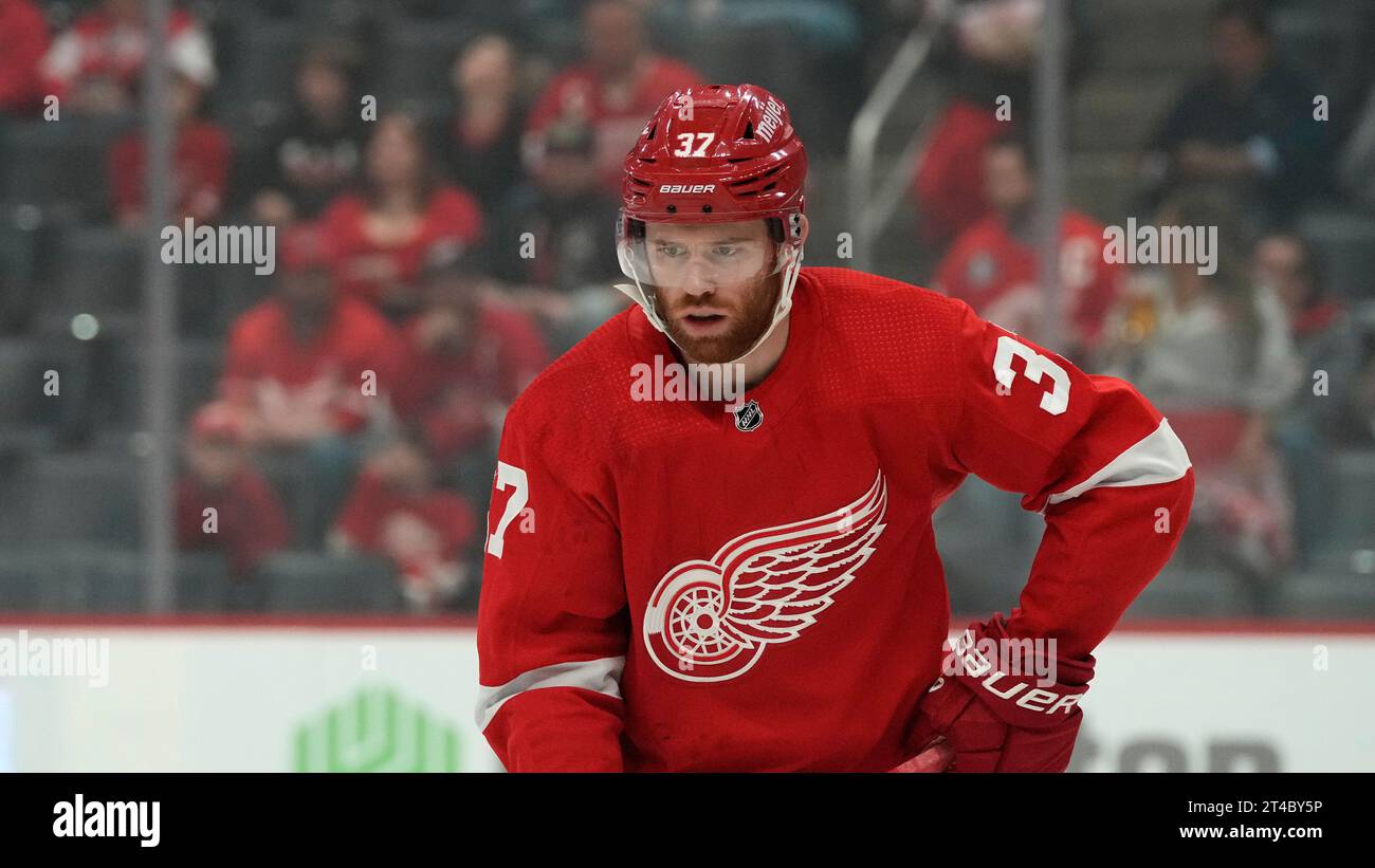 Detroit Red Wings left wing J.T. Compher plays during the first period ...