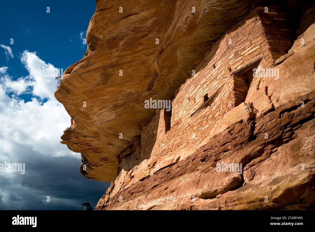 Indian ruins in North Fork of Mule Canyon in the Cedar Mesa area of ...