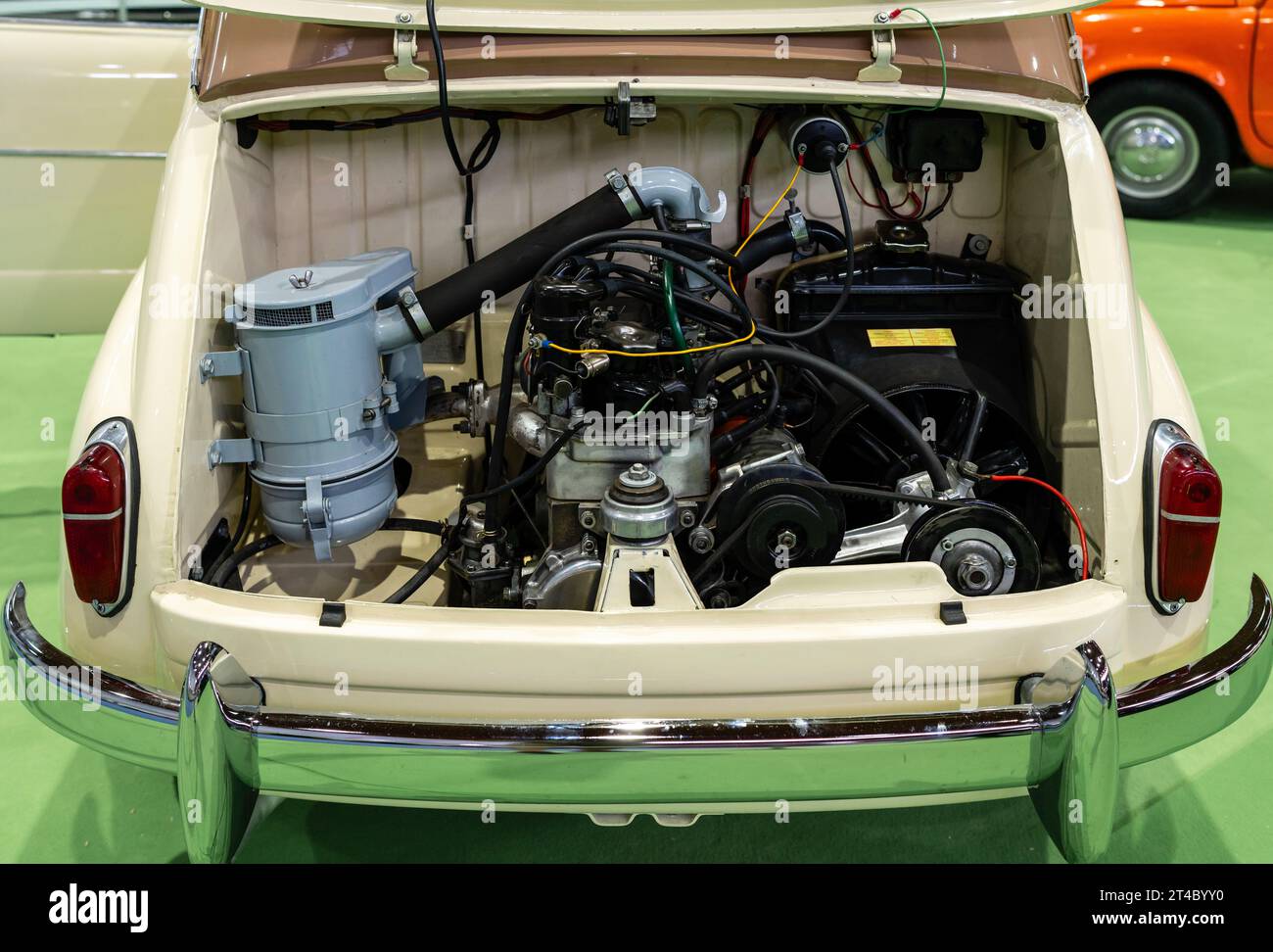 Fiat engine hi-res stock photography and images - Alamy