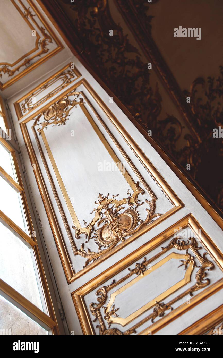 Interior of a classic French mansion in Paris Stock Photo - Alamy