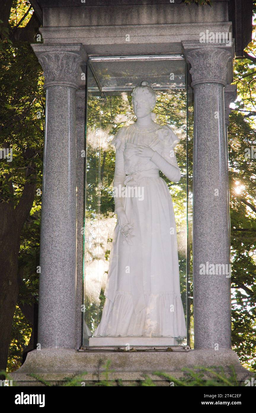 The Lake View Cemetery in New York State Stock Photo - Alamy