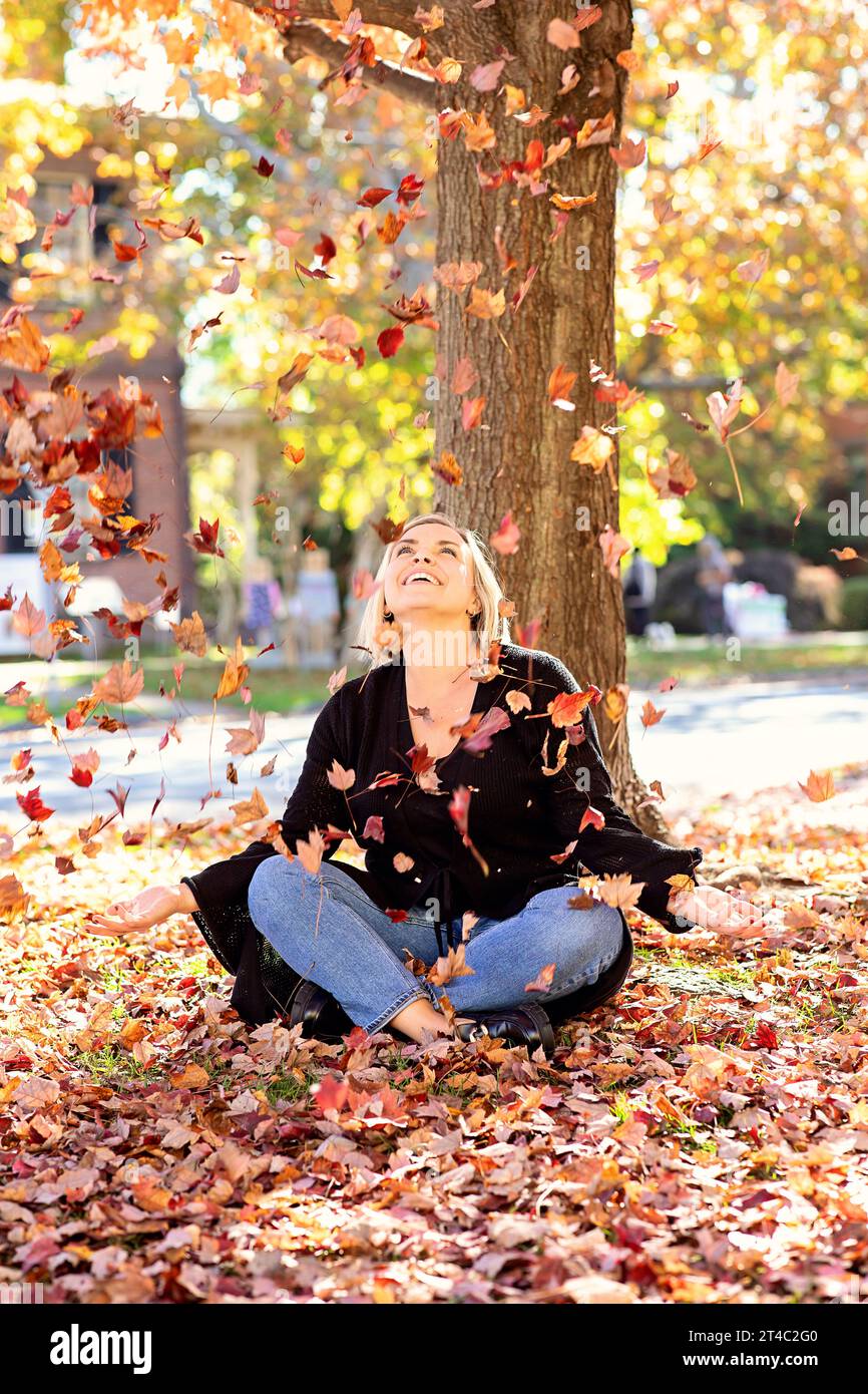 Person falling ground hi-res stock photography and images - Alamy