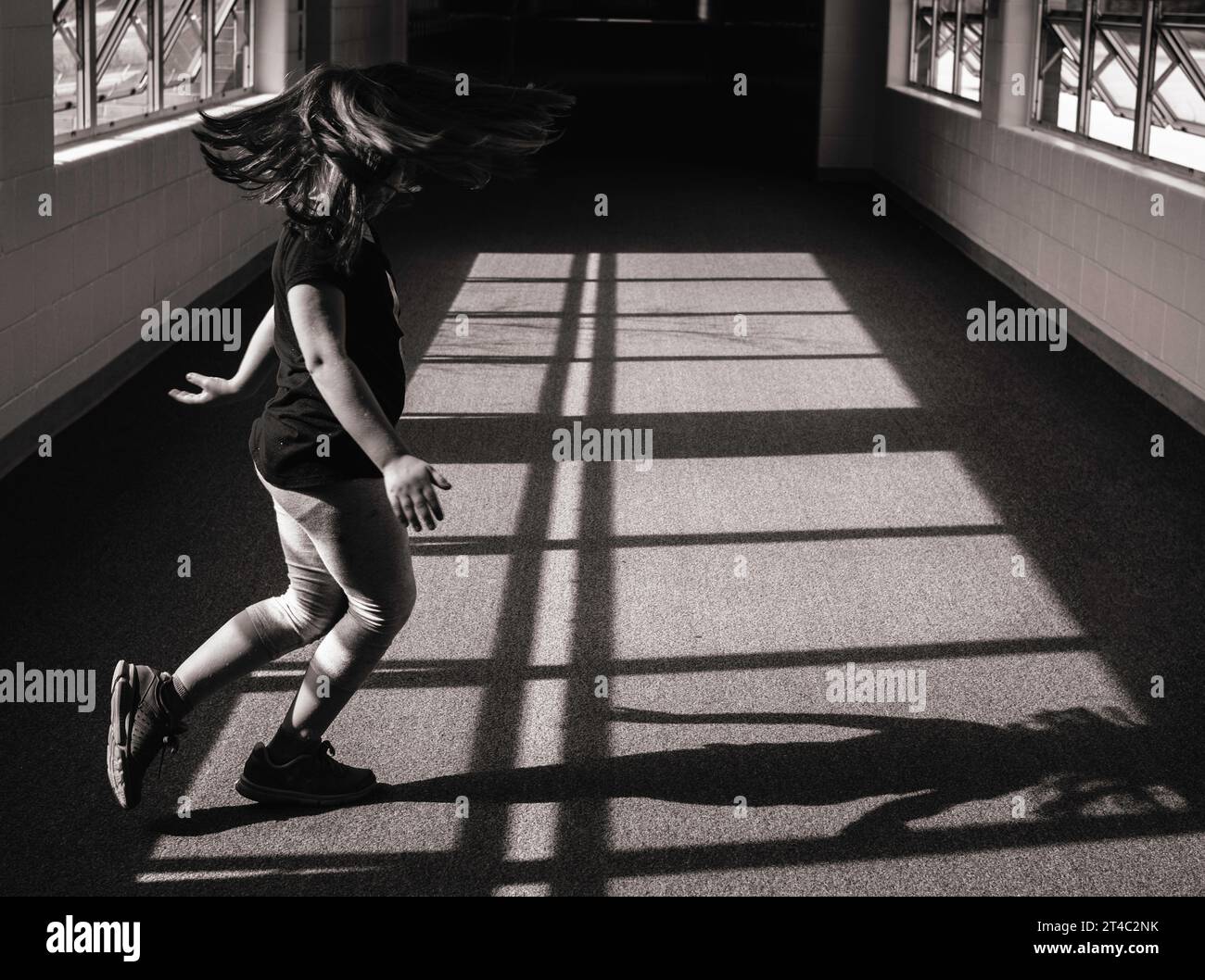 Pre teen girl dancing hi-res stock photography and images - Alamy