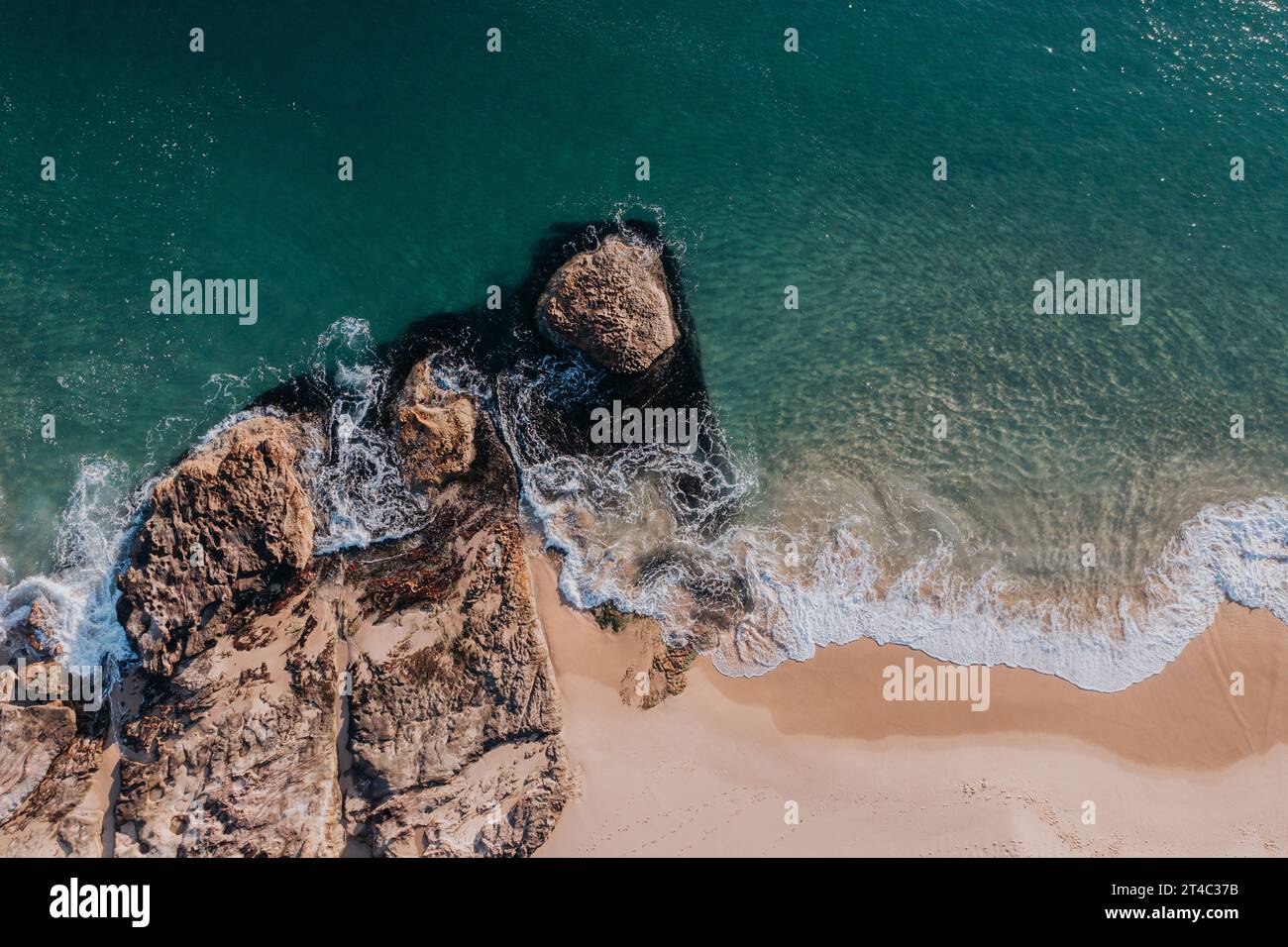 Aerial top down ocean view of beach in summer Stock Photo - Alamy