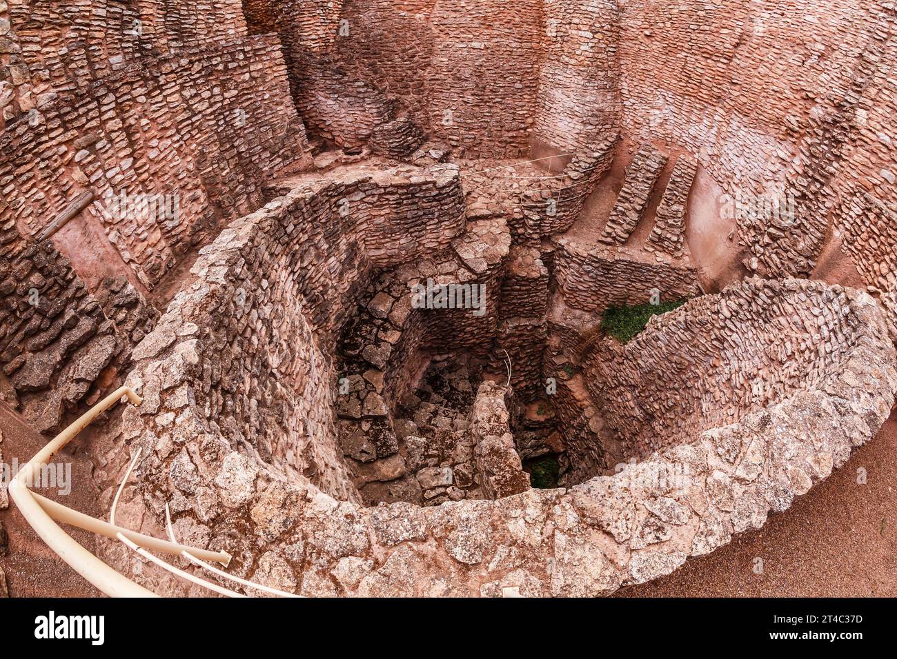 The dry well of La Motilla del Azuer Stock Photo - Alamy