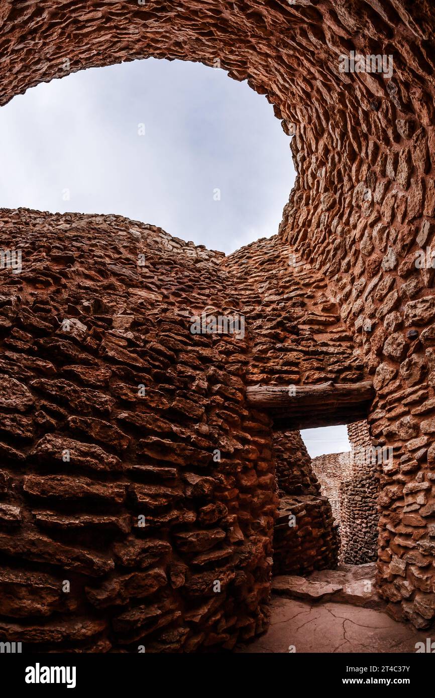 The thick walls of Motilla del Azuer Stock Photo - Alamy