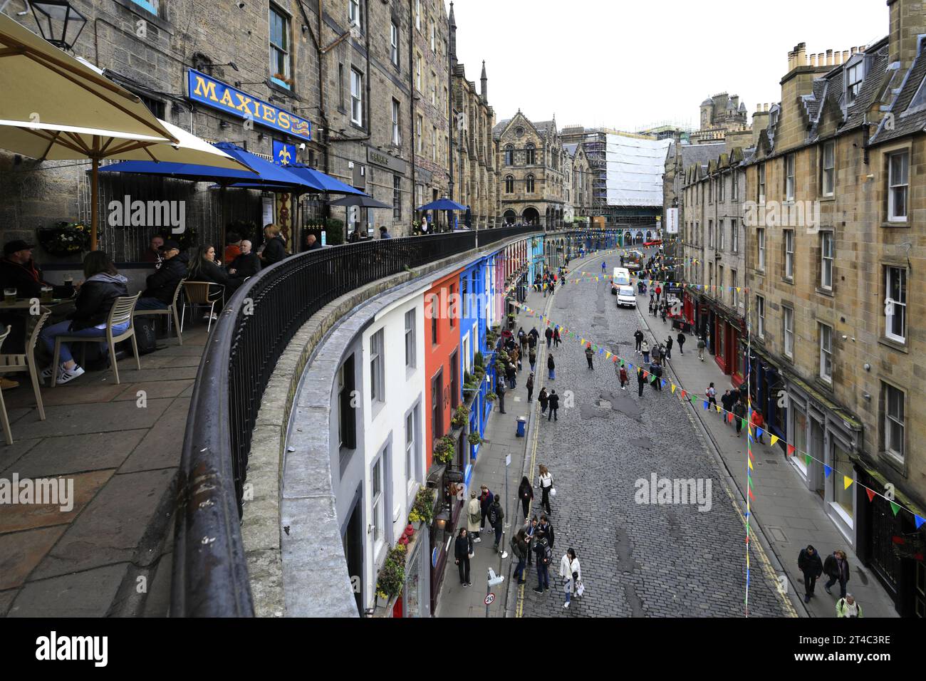 Edinburgh cobbled streets hi-res stock photography and images - Alamy