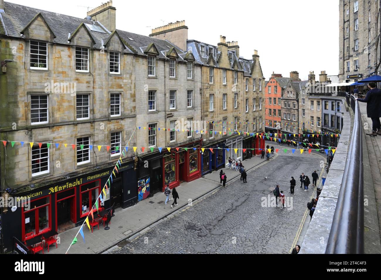 Edinburgh cobbled streets hi-res stock photography and images - Alamy