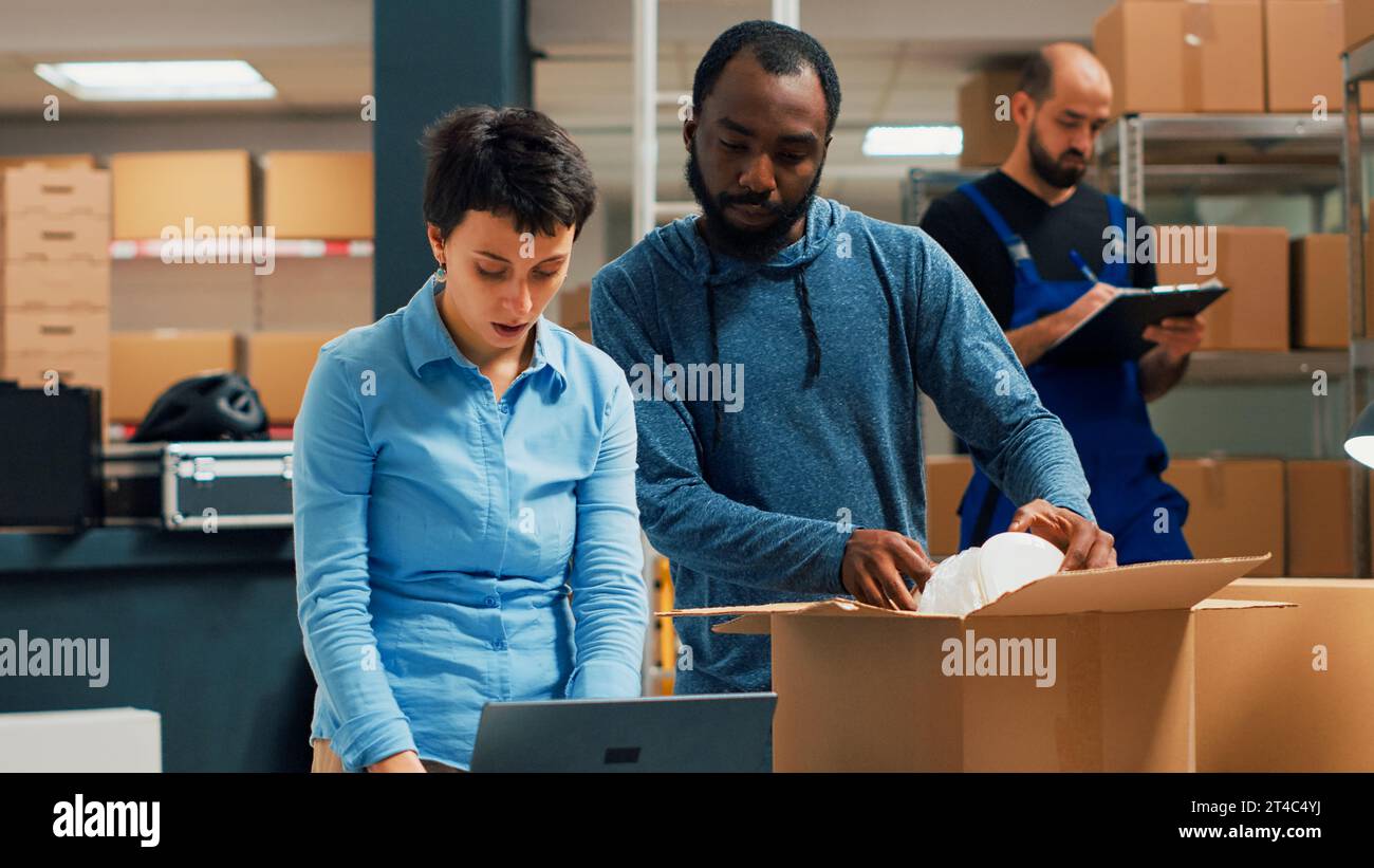Team owners doing highfive sign hi-res stock photography and images - Alamy