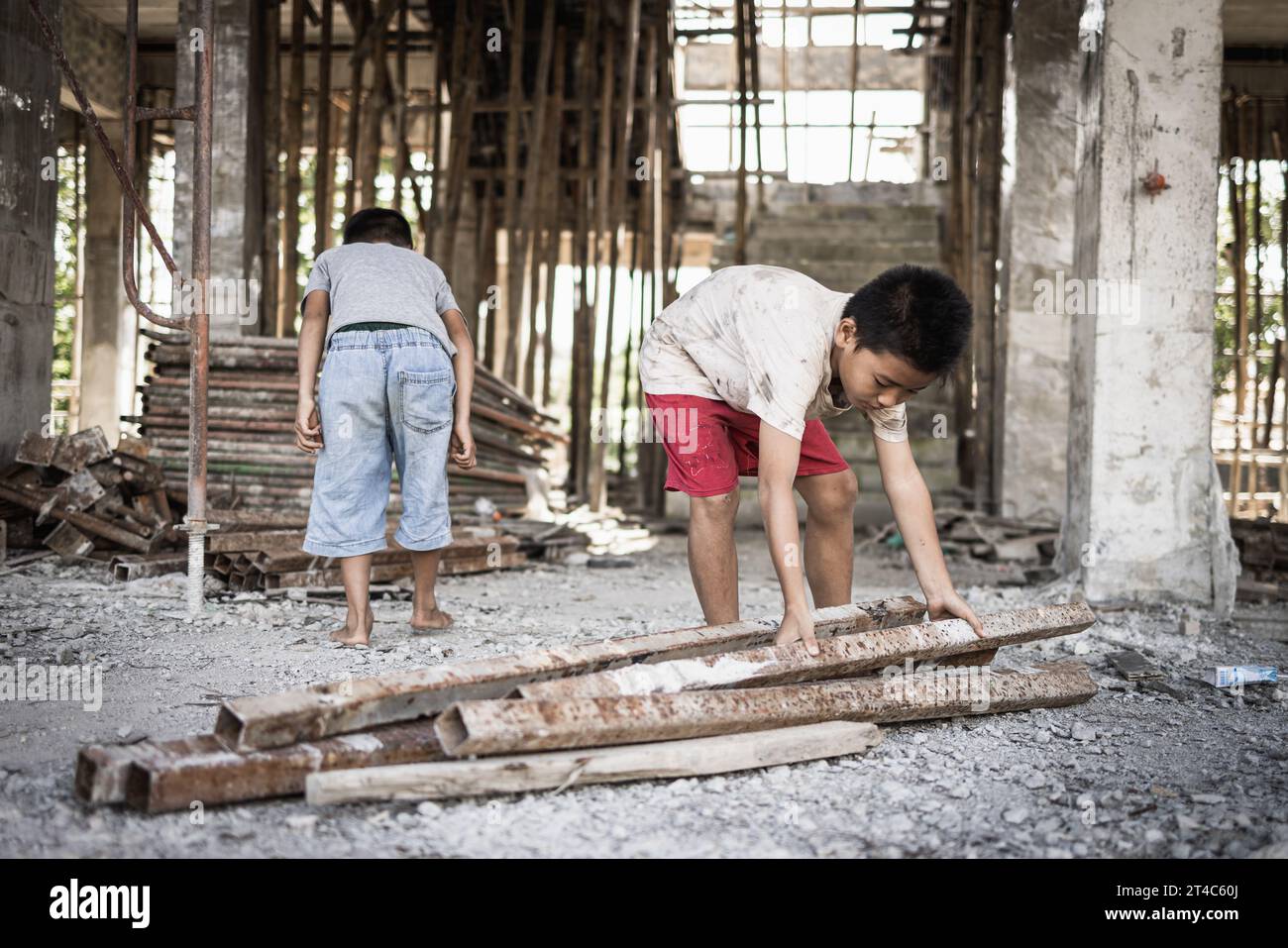 Poor children forced to do construction work, child labor, abuse To the ...