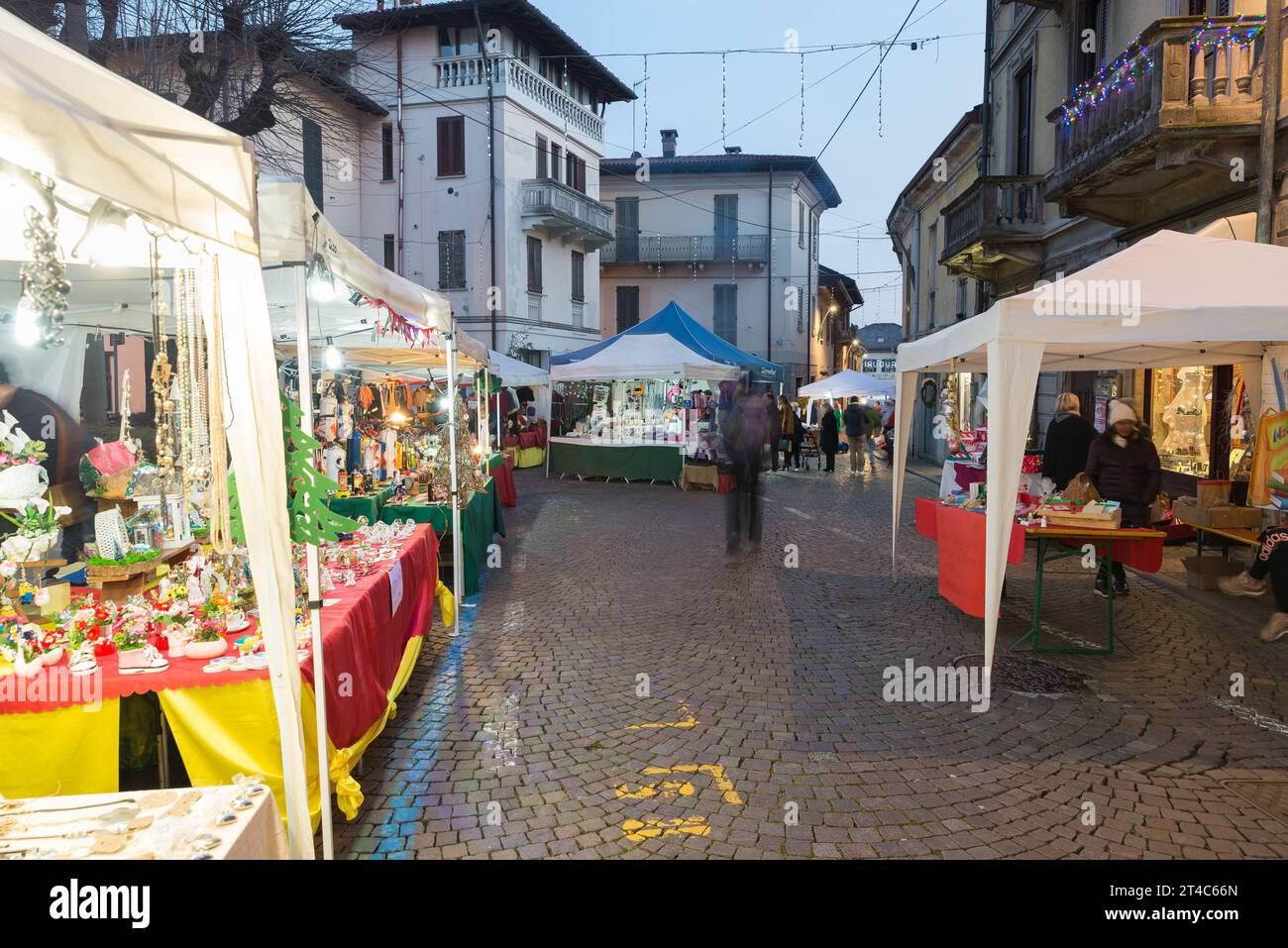 Local Christmas market with stalls, lights and people. Street Garibaldi ...