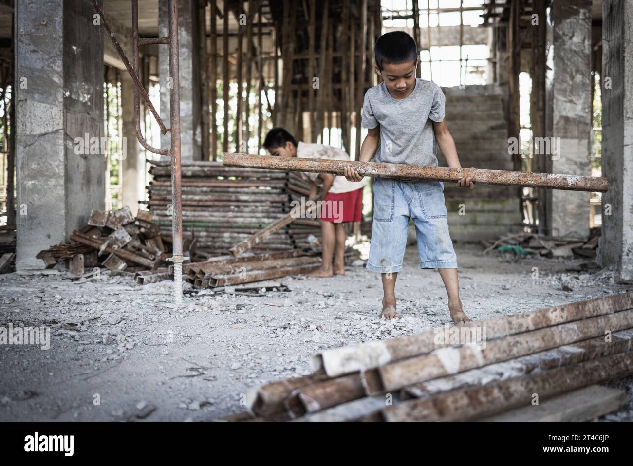 Poor children forced to do construction work, child labor, abuse To the ...