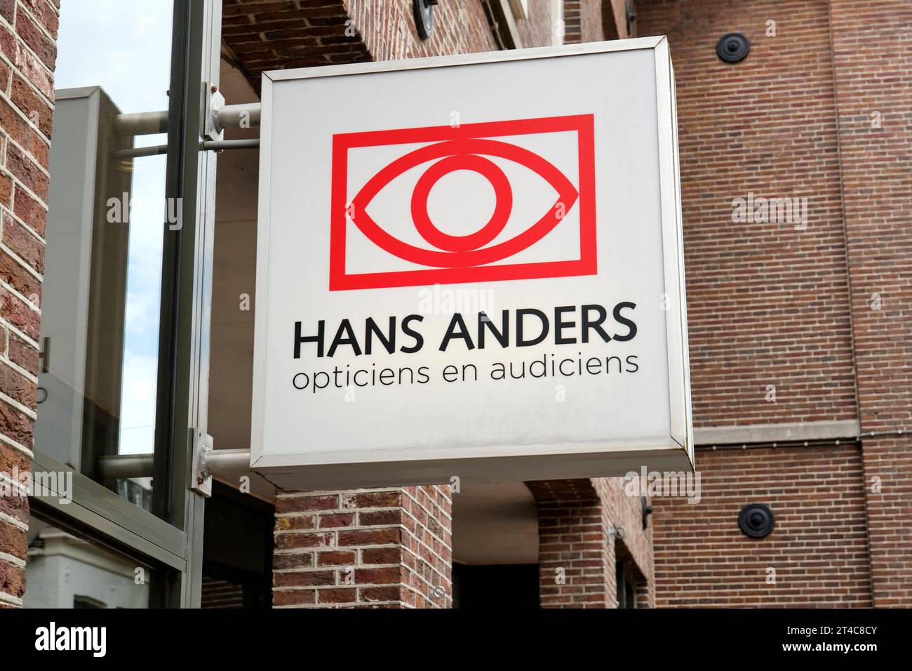 Opticien hi-res stock photography and images - Alamy