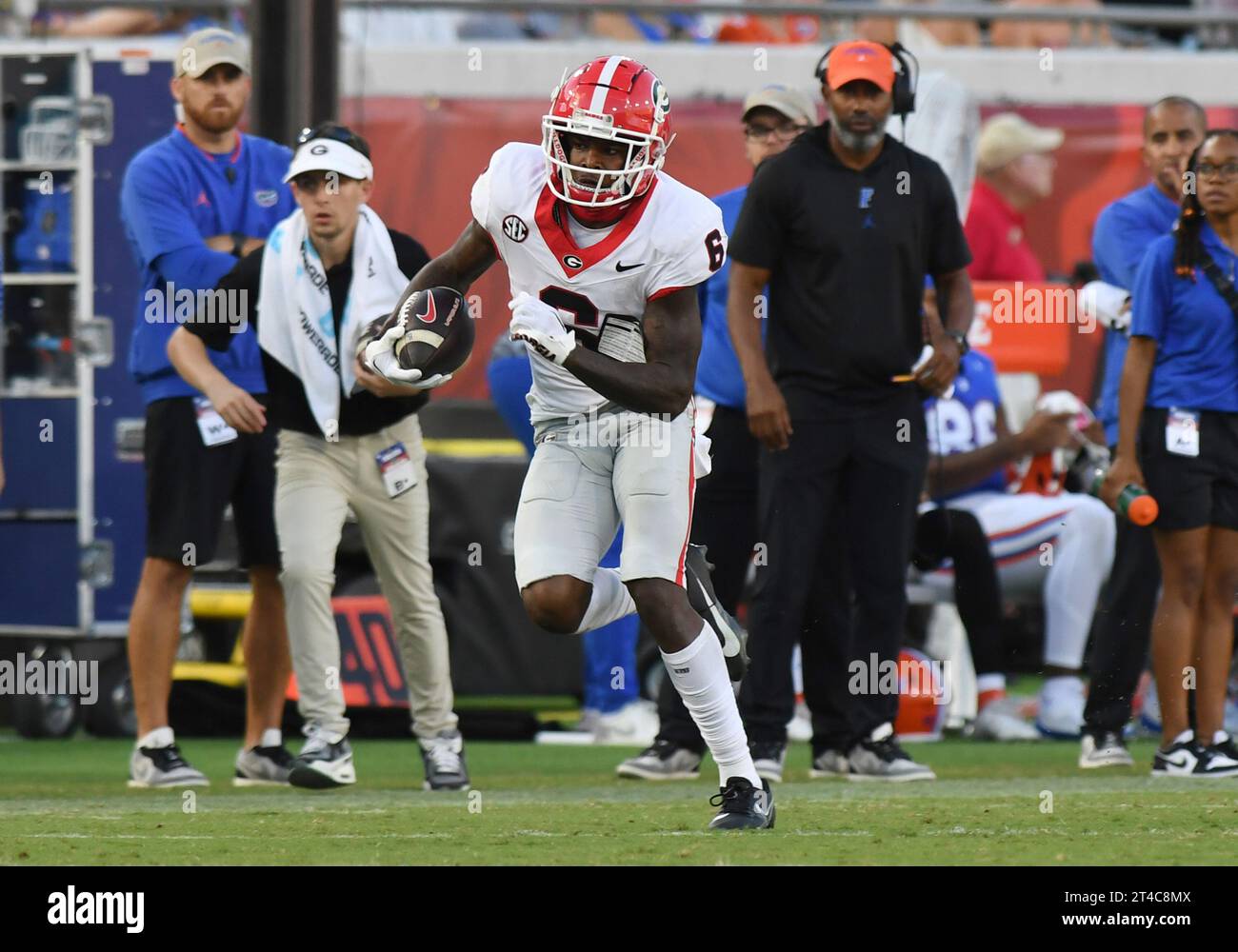 JACKSONVILLE, FL - OCTOBER 28: Georgia Bulldogs Wide Receiver Dominic ...