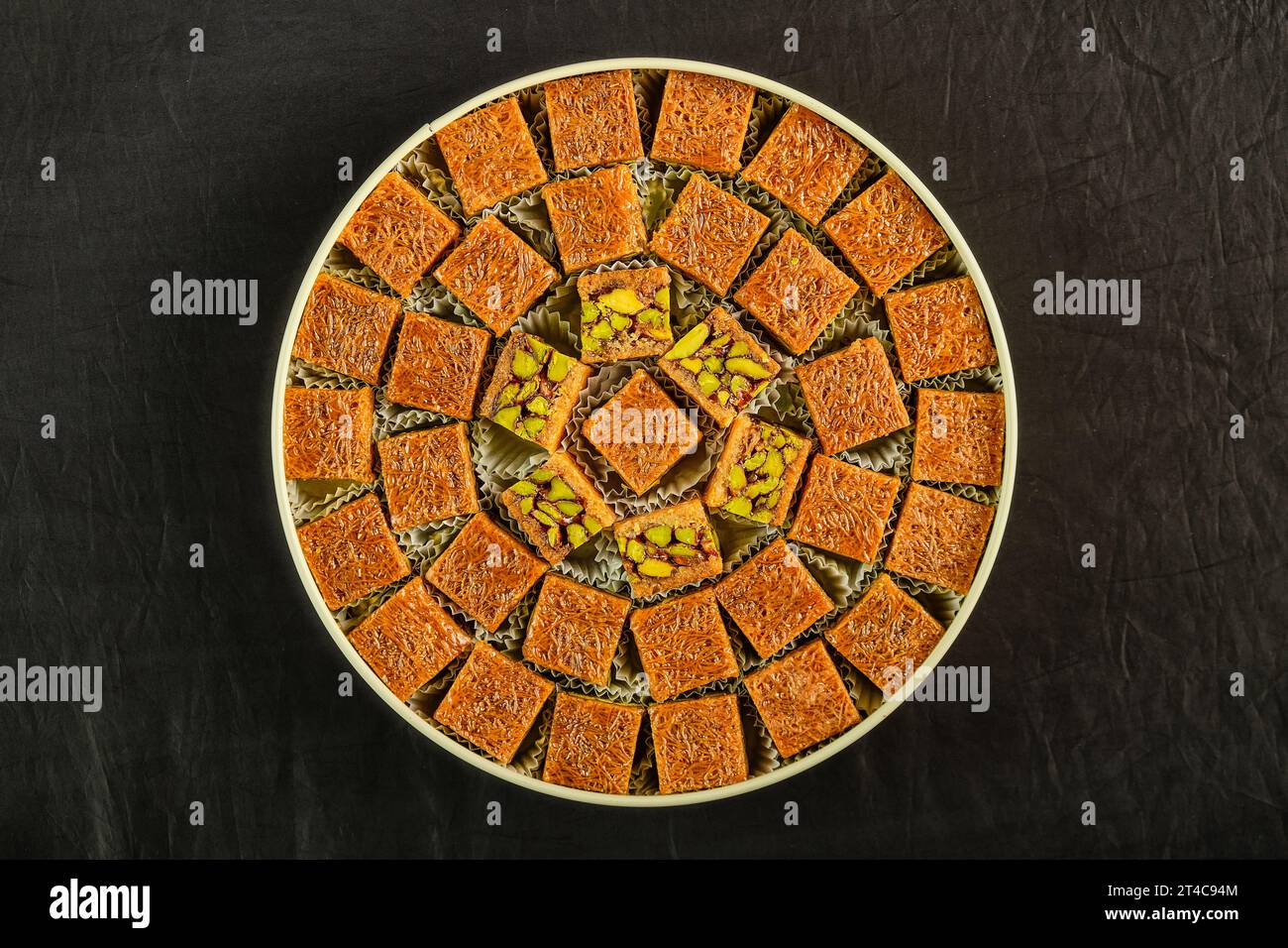 Arabic sweets hi-res stock photography and images - Alamy