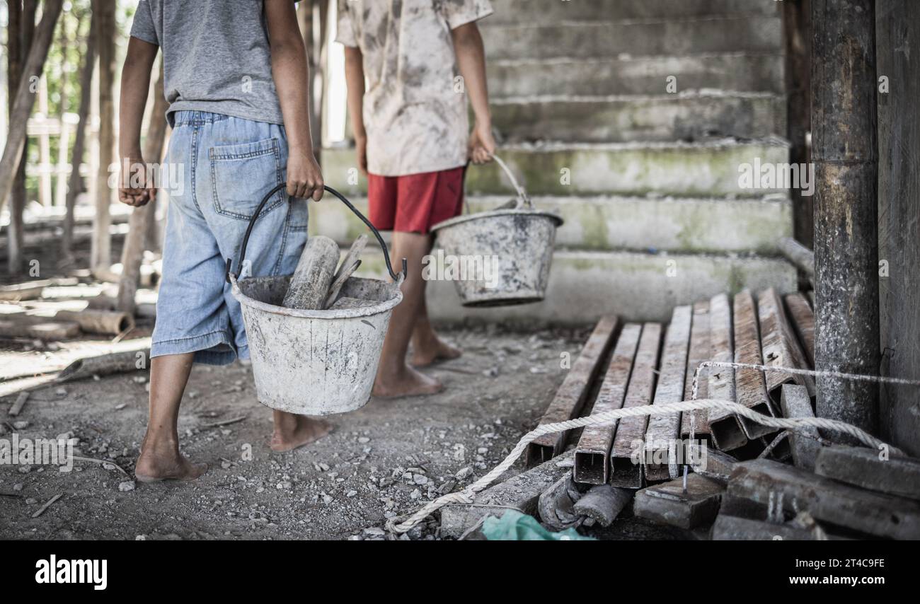 Poor children forced to do construction work, child labor, abuse To the ...