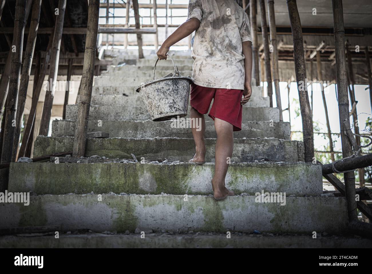 Poor children forced to do construction work, child labor, abuse To the ...