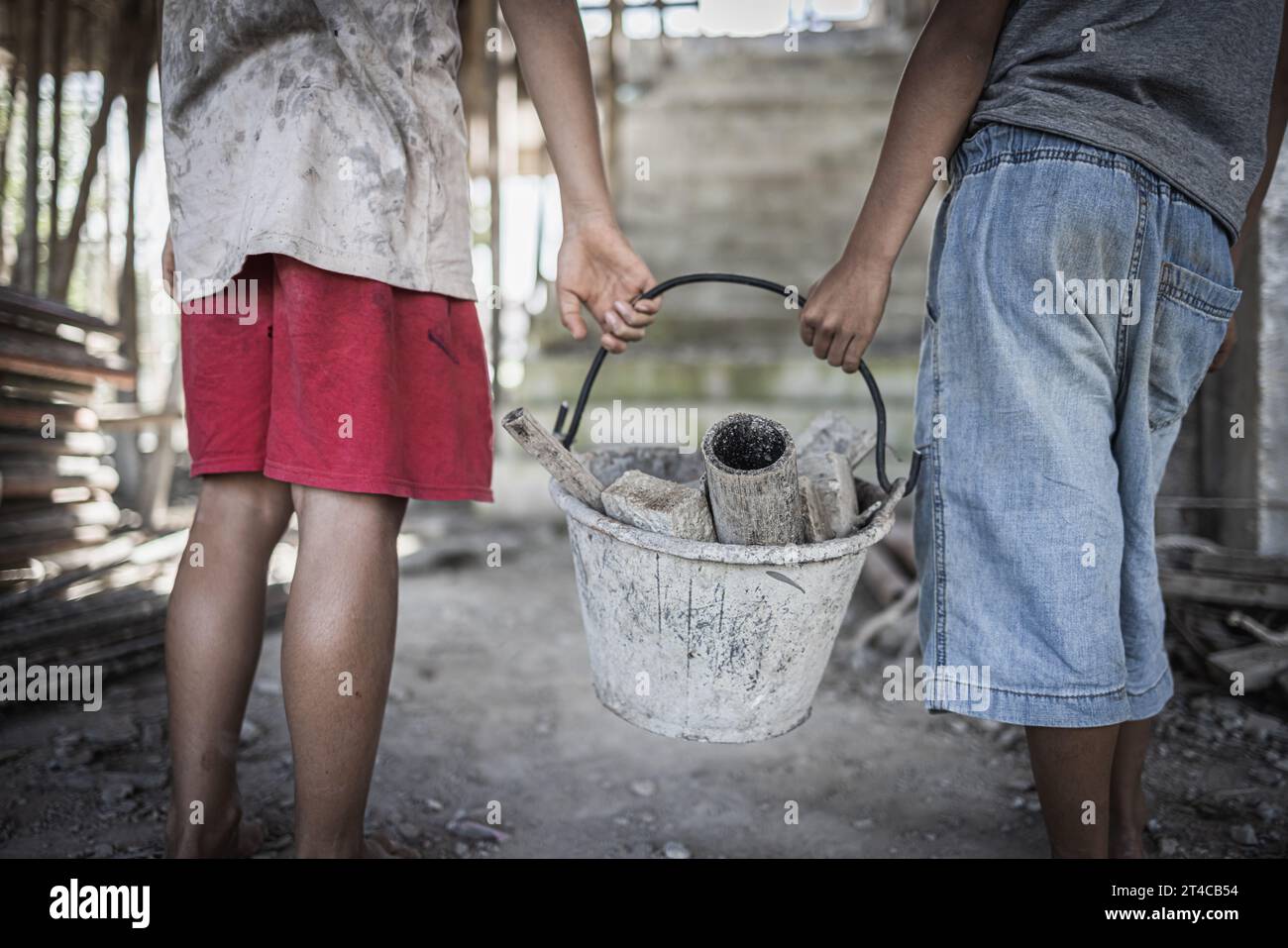 Poor children forced to do construction work, child labor, abuse To the ...