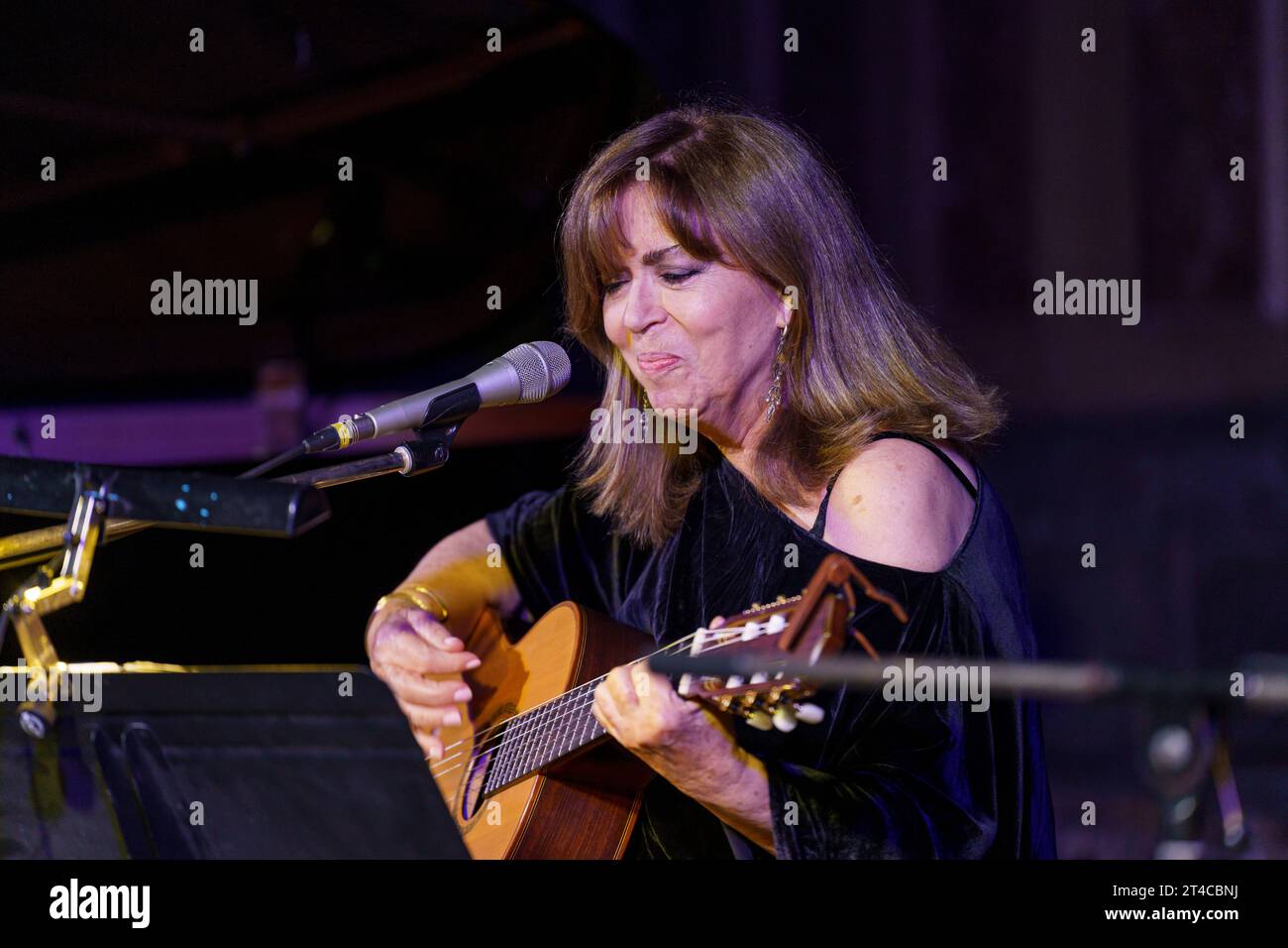 Maria del Mar Bonet i Verdaguer, concert in the church of Consolacio ...