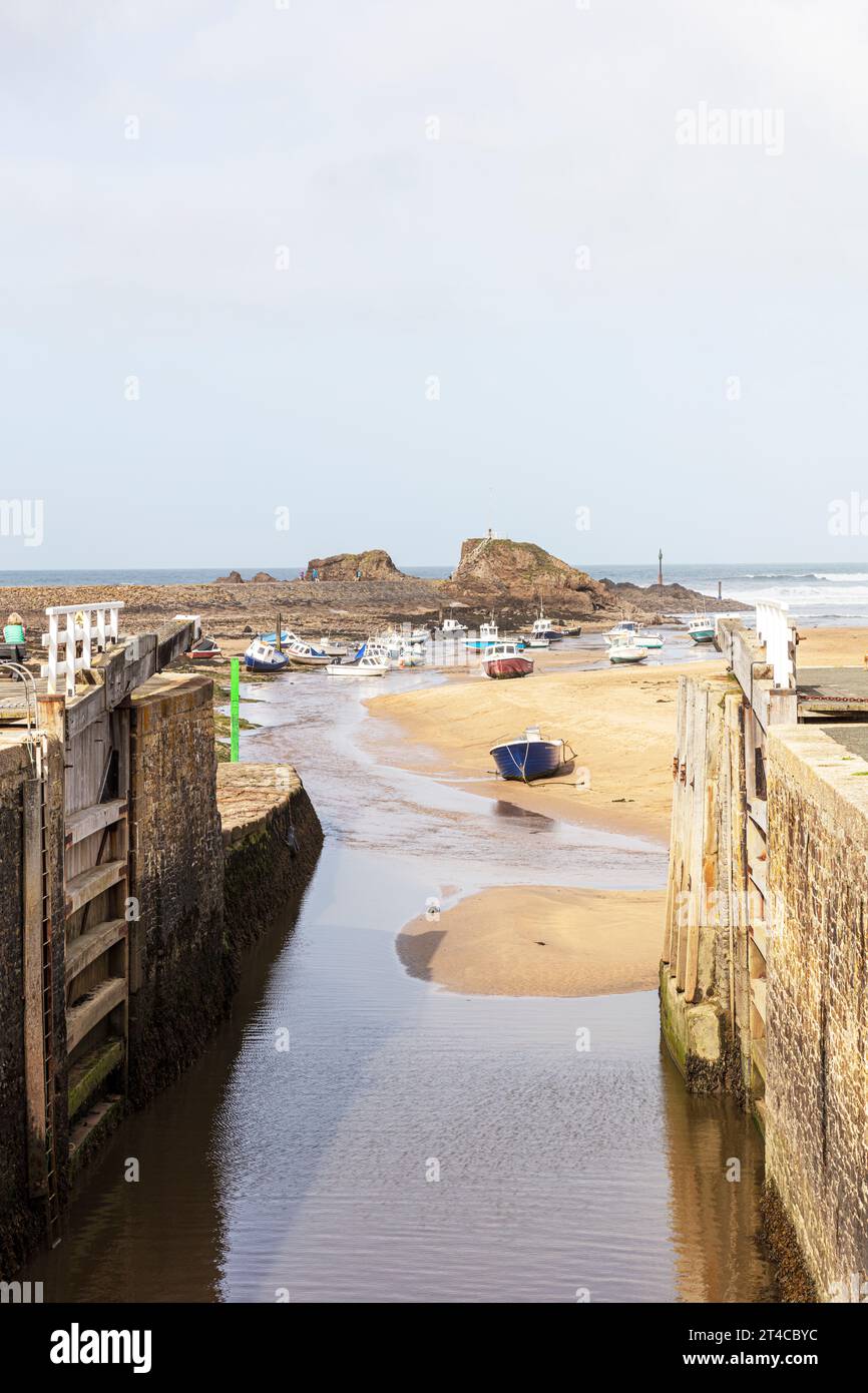 Bude harbour, Bude estuary, Bude, Cornwall, UK, England, Bude beach ...