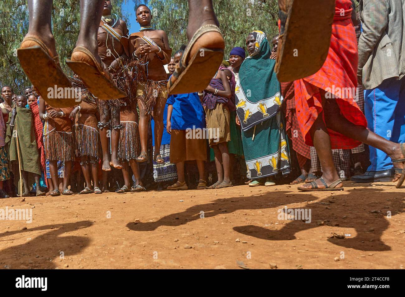 Barabaig people jumping in a traditional dance Stock Photo - Alamy