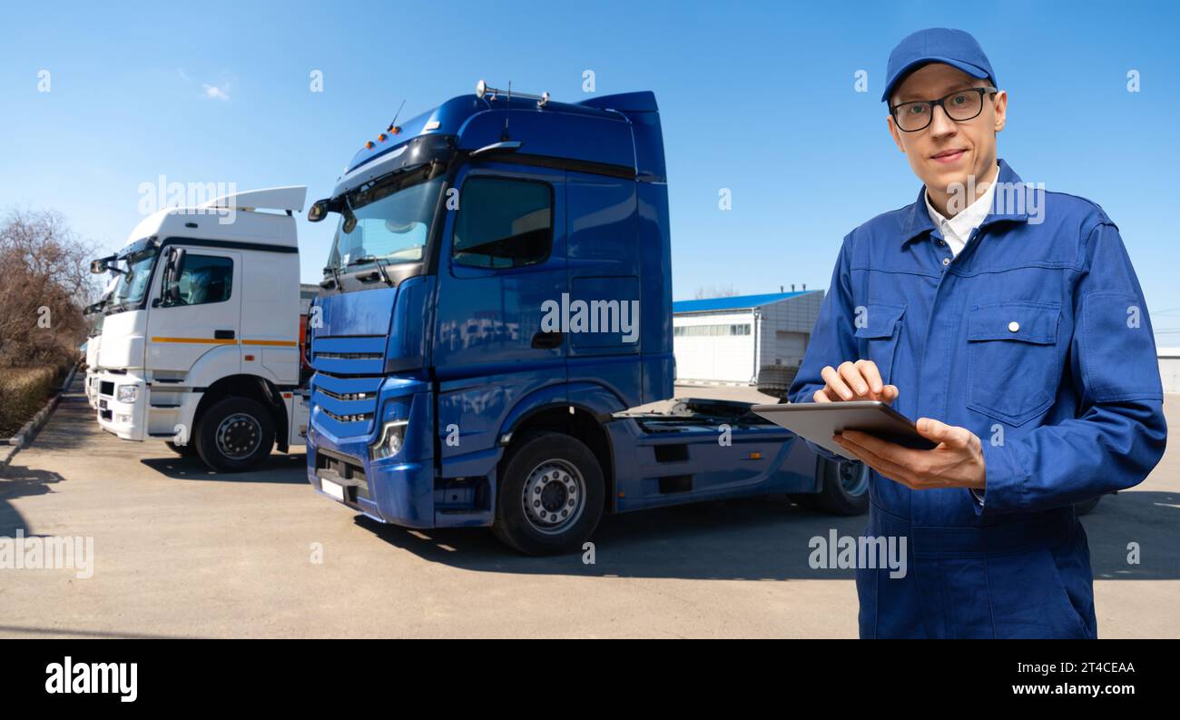 Semi truck fleet at the logistics center Stock Photo - Alamy