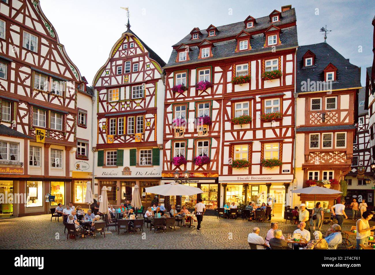 Busy medieval town hi-res stock photography and images - Alamy