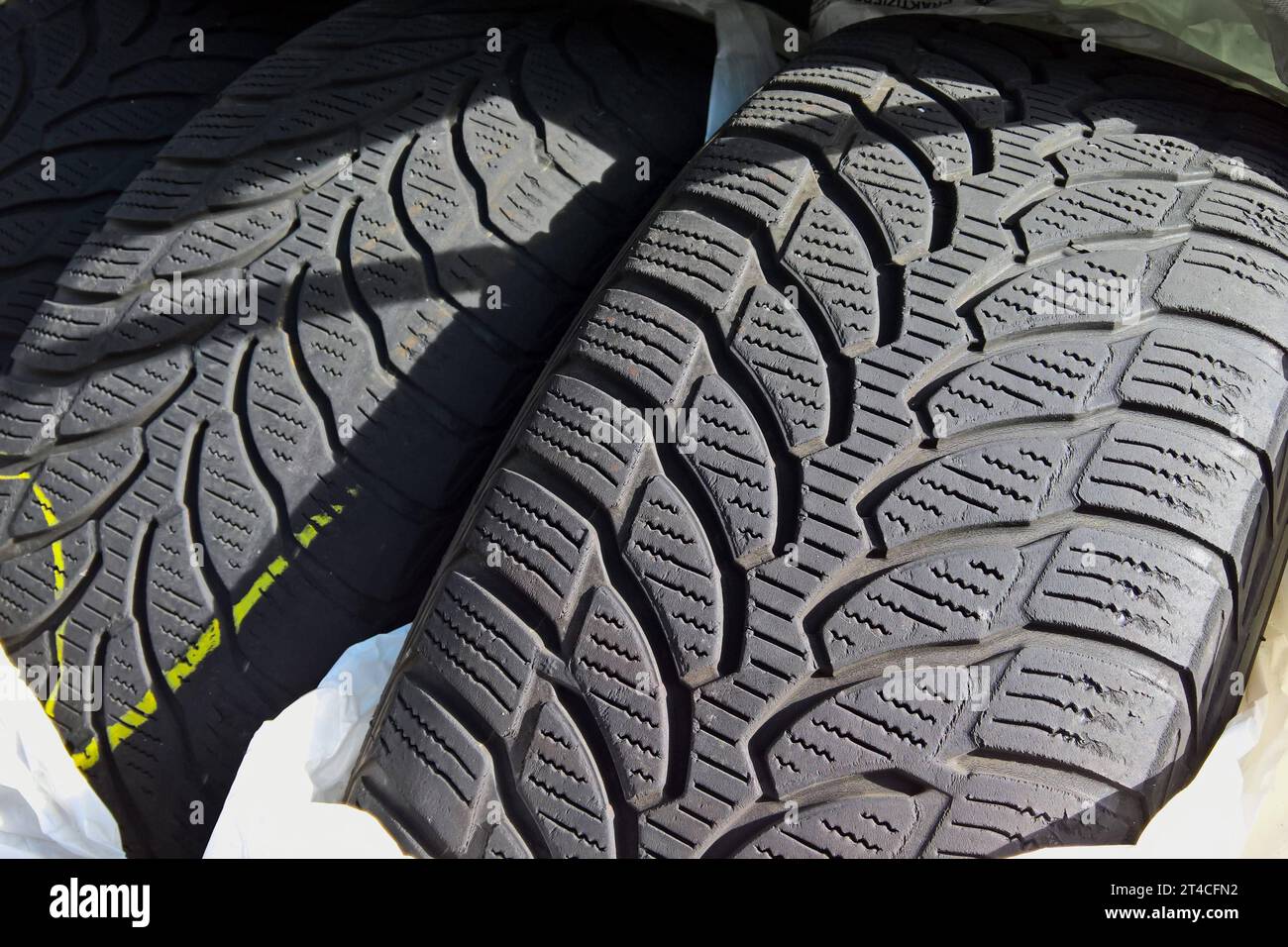 Profil profiltiefe reifen reifen hi-res stock photography and images - Alamy