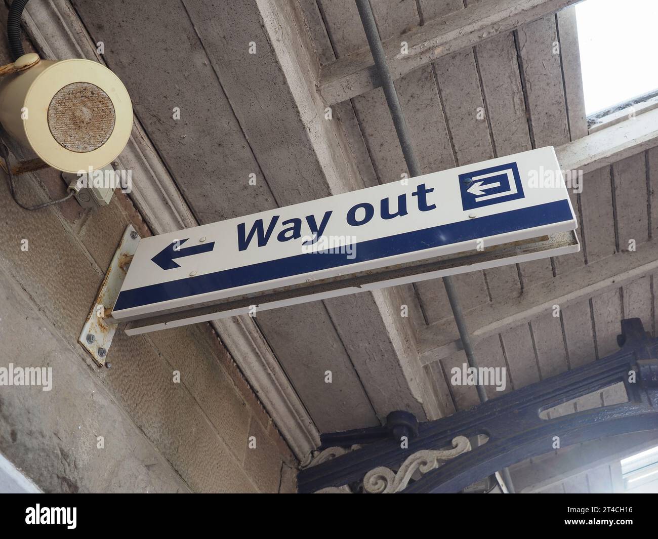 Tube symbol way out signs hi-res stock photography and images - Alamy