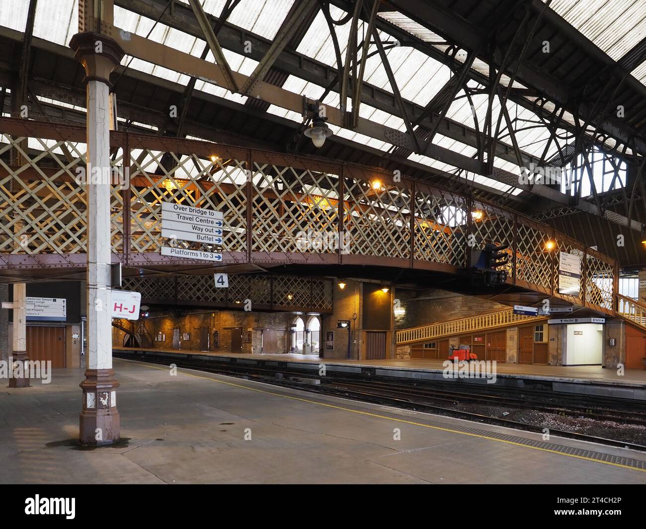 PERTH, UK - SEPTEMBER 13, 2023: Perth railway station Stock Photo - Alamy