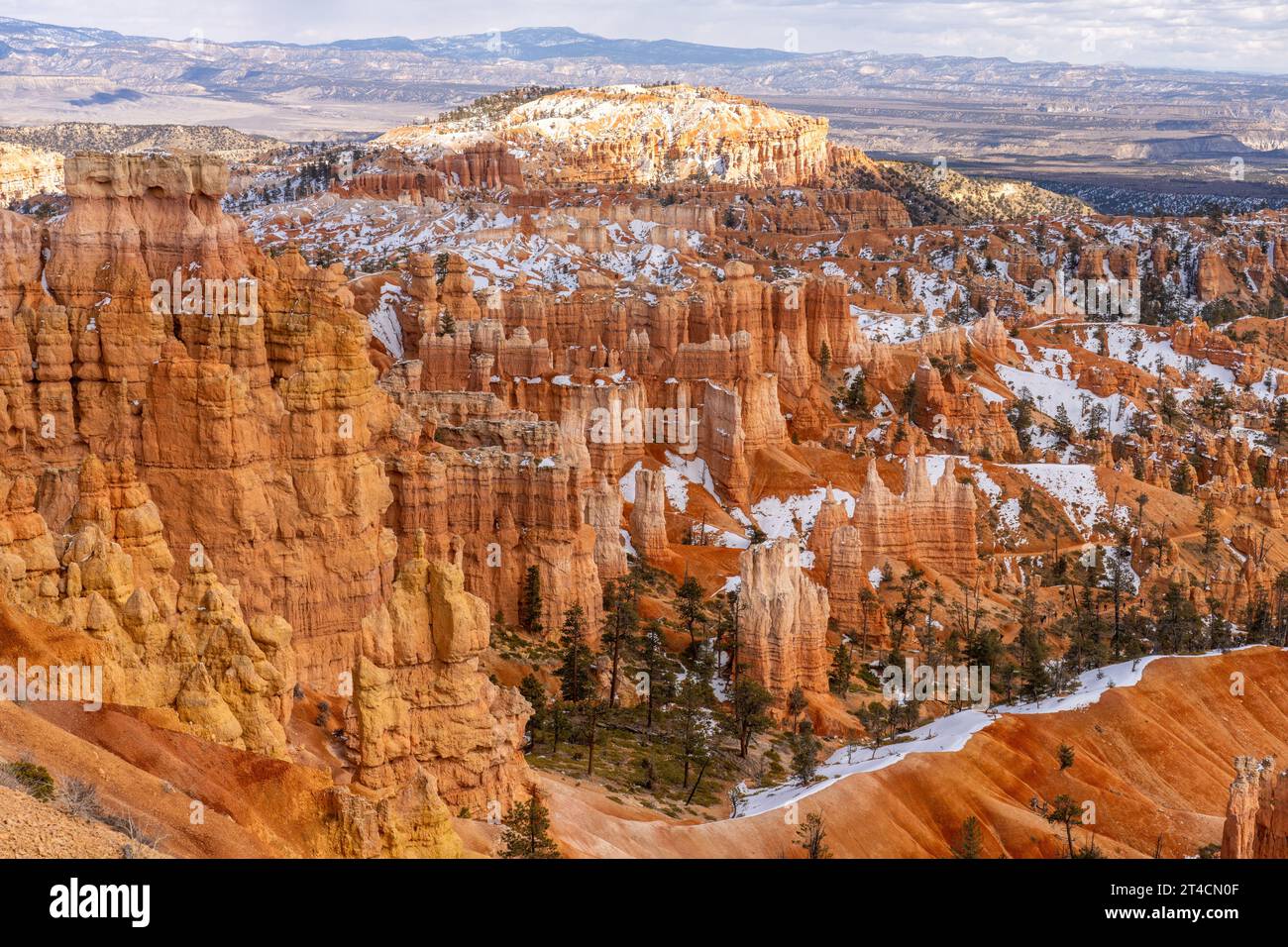 Bryce Canyon amphitheater from the rim trail from Sunrise Point to ...