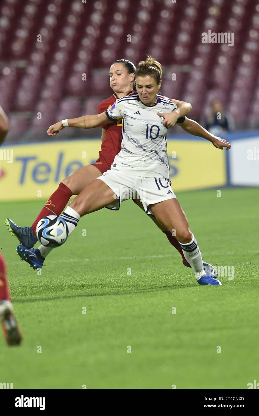 Women ona hi-res stock photography and images - Alamy