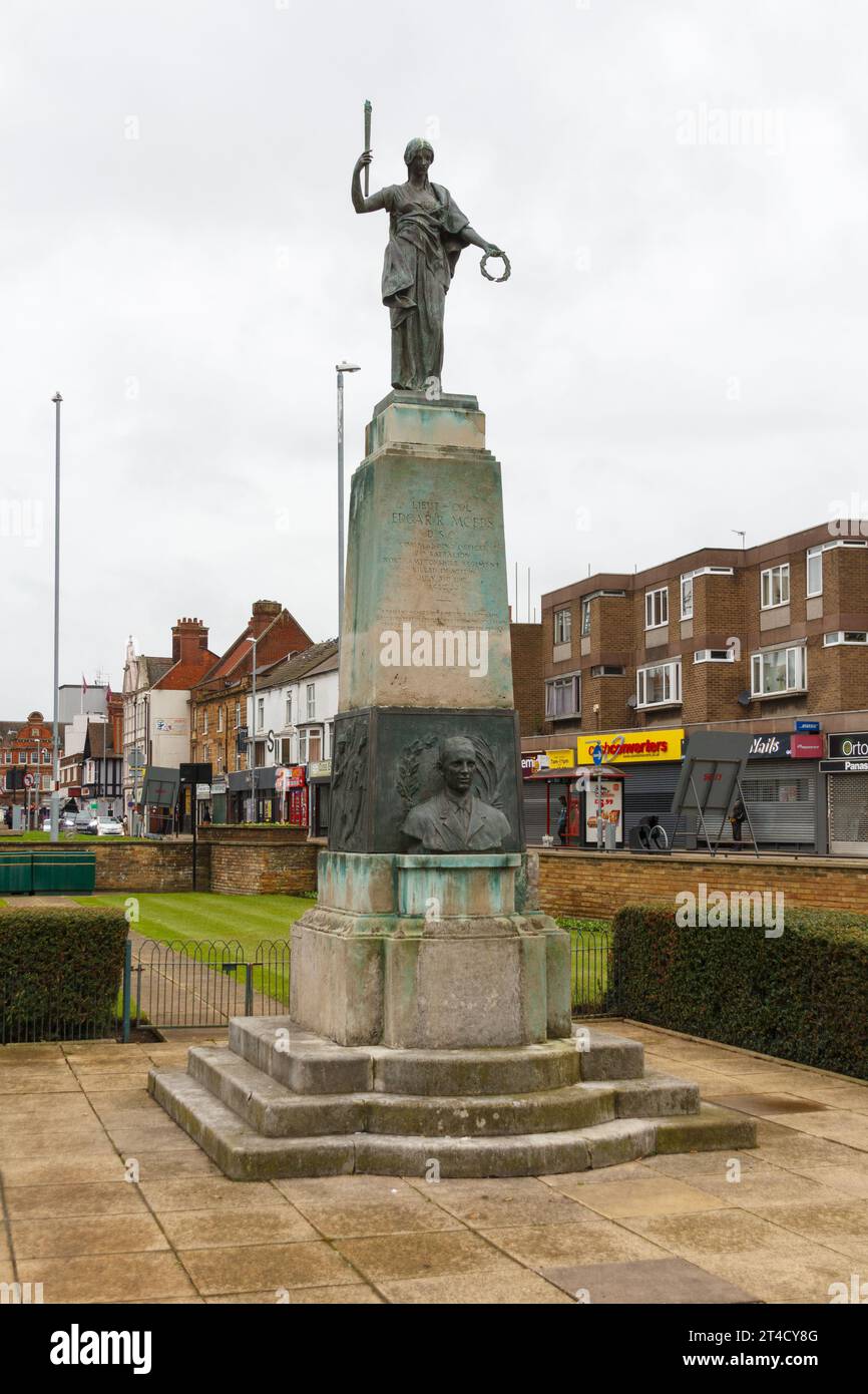 Mobbs memorial statue Northampton in 2023 Stock Photo - Alamy