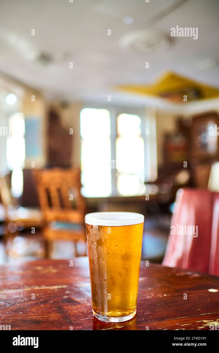 Beer glass public bar hi-res stock photography and images - Alamy