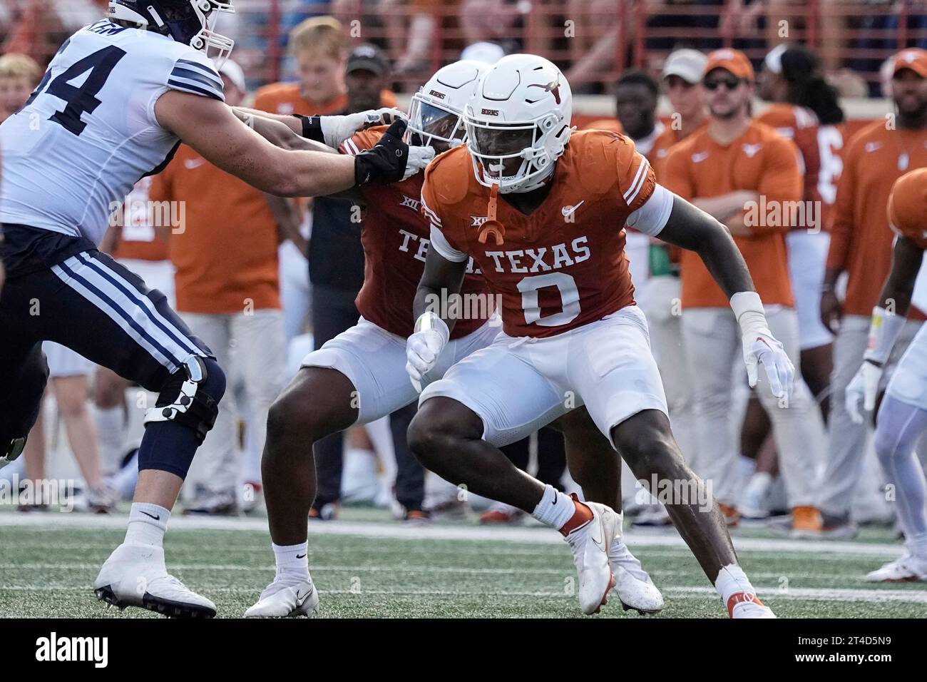 Texas linebacker Anthony Hill Jr. (0) during the second half of an NCAA ...
