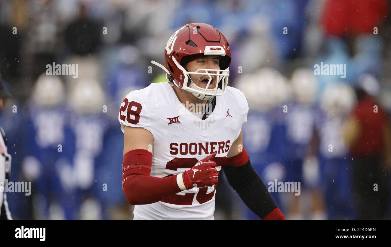 Oklahoma linebacker Danny Stutsman (28) during an NCAA college football ...