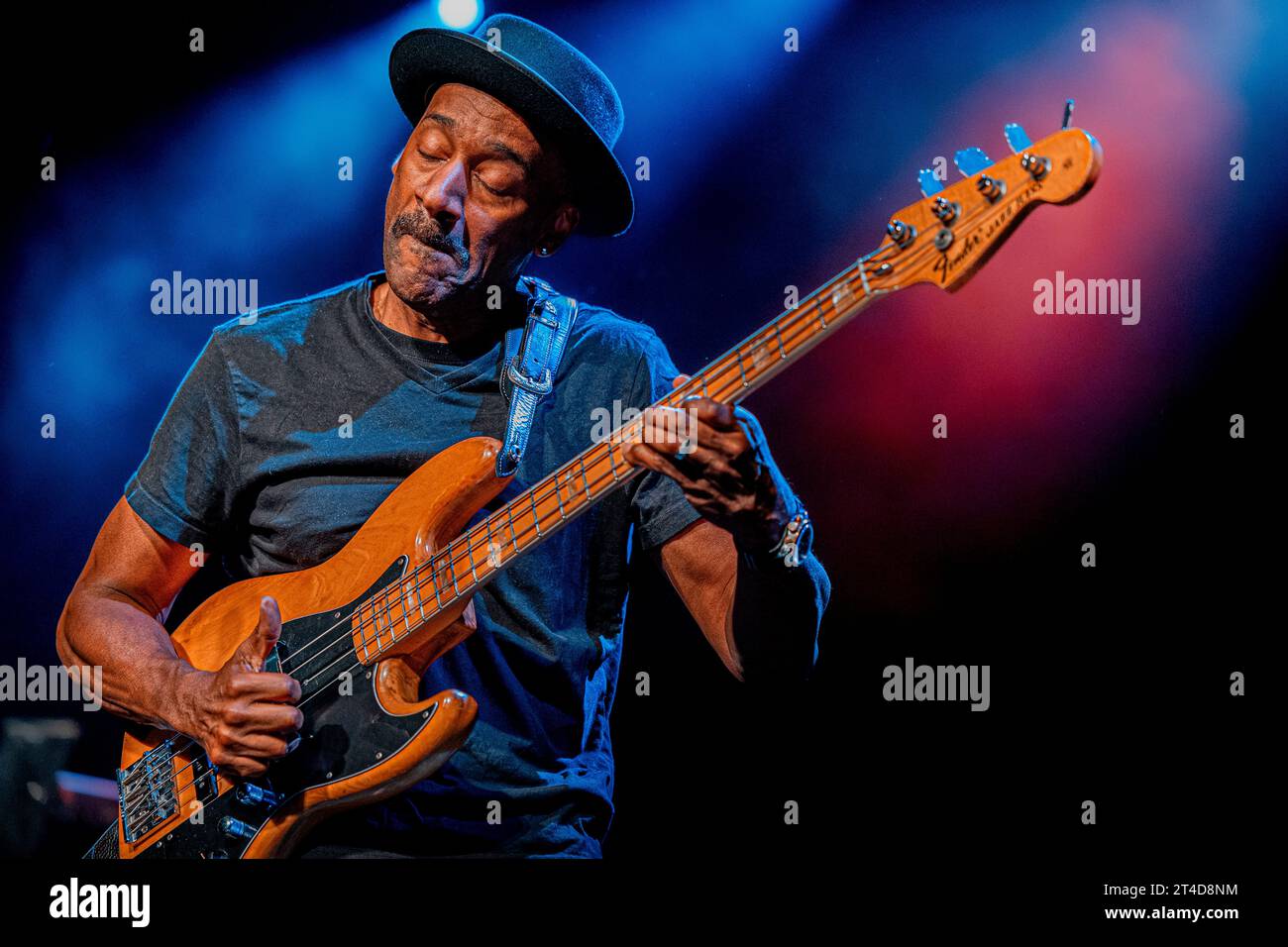 Macus miller guitar hi-res stock photography and images - Alamy