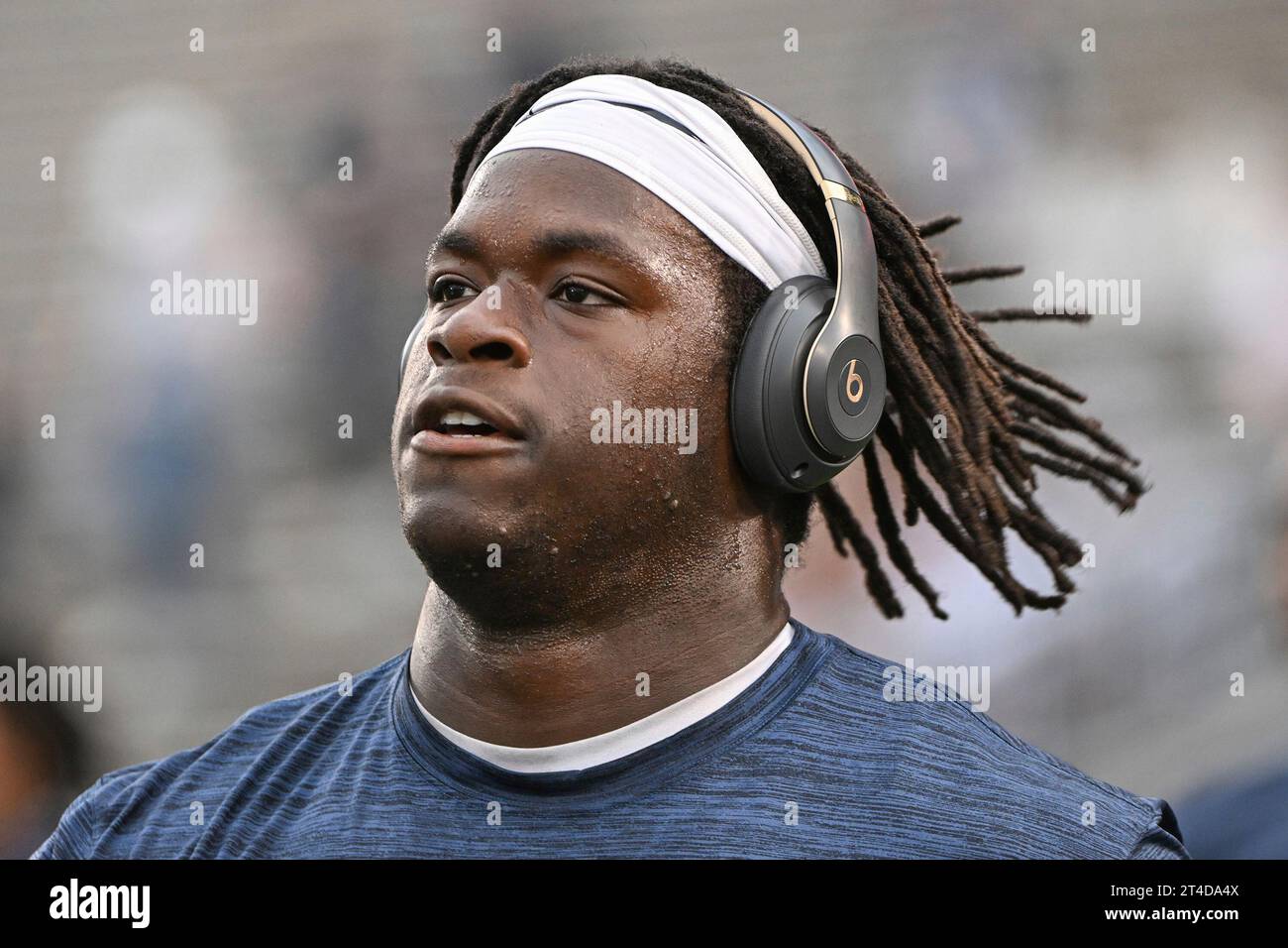Penn State offensive lineman Olumuyiwa Fashanu (74) warms up for an ...