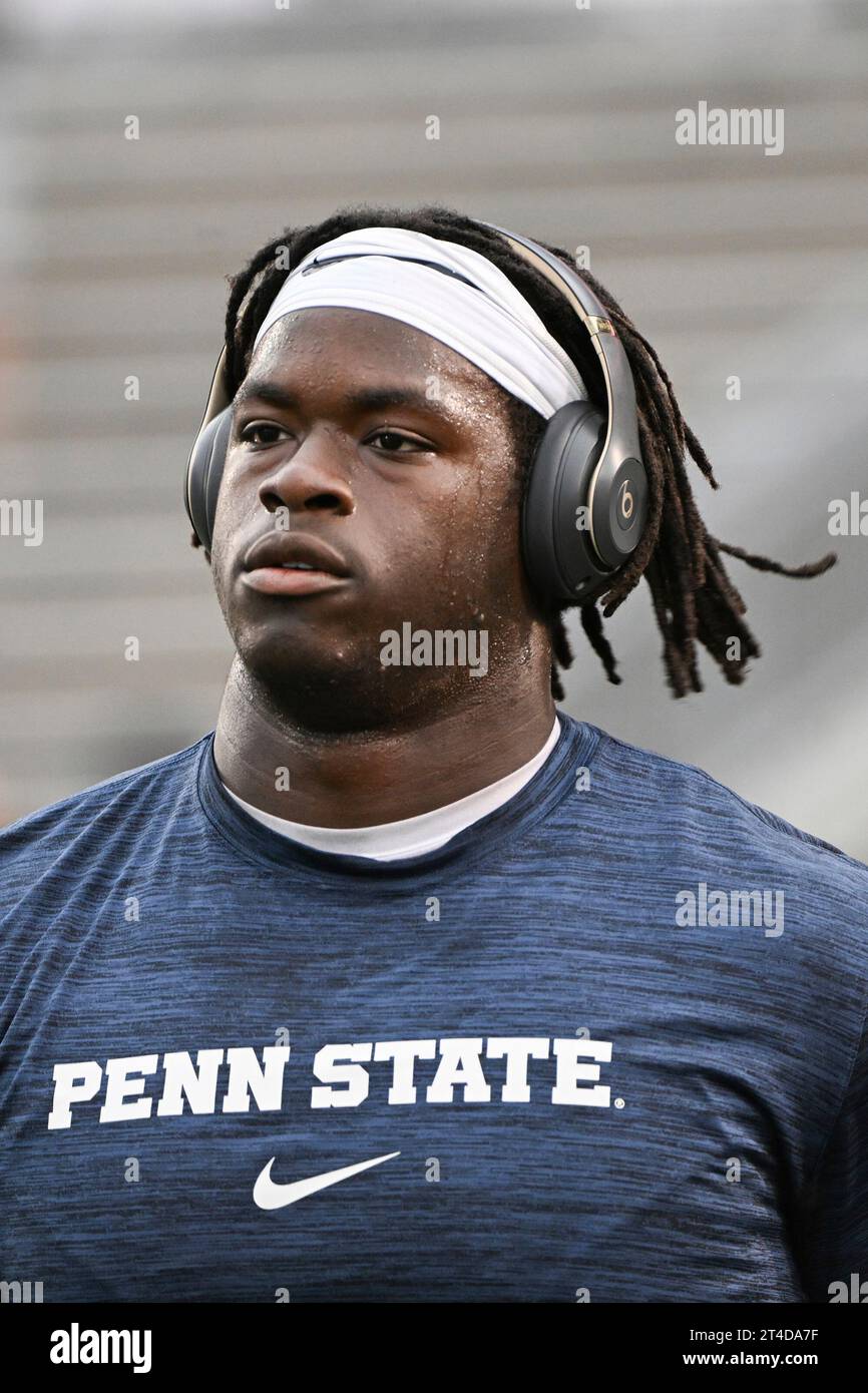 Penn State offensive lineman Olumuyiwa Fashanu (74) warms up for an ...