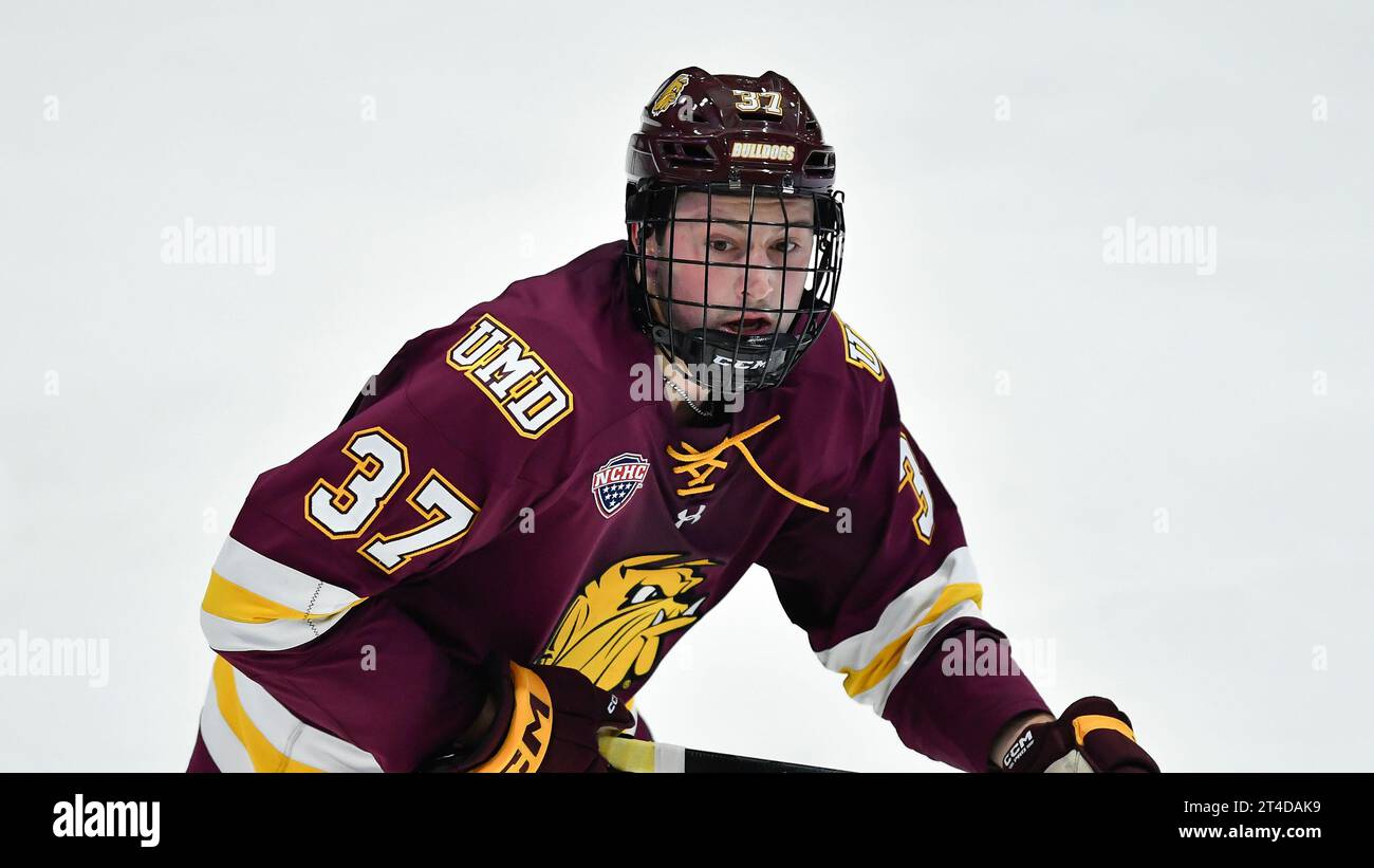 Minnesota Duluth right wing Luke Johnson (37) skates during the third ...