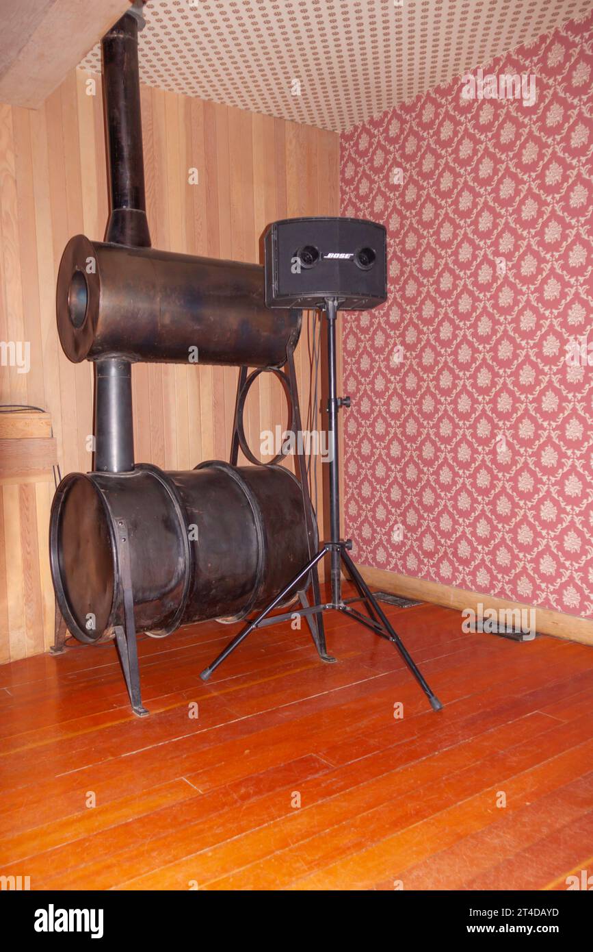 Oil heater antique hi-res stock photography and images - Alamy