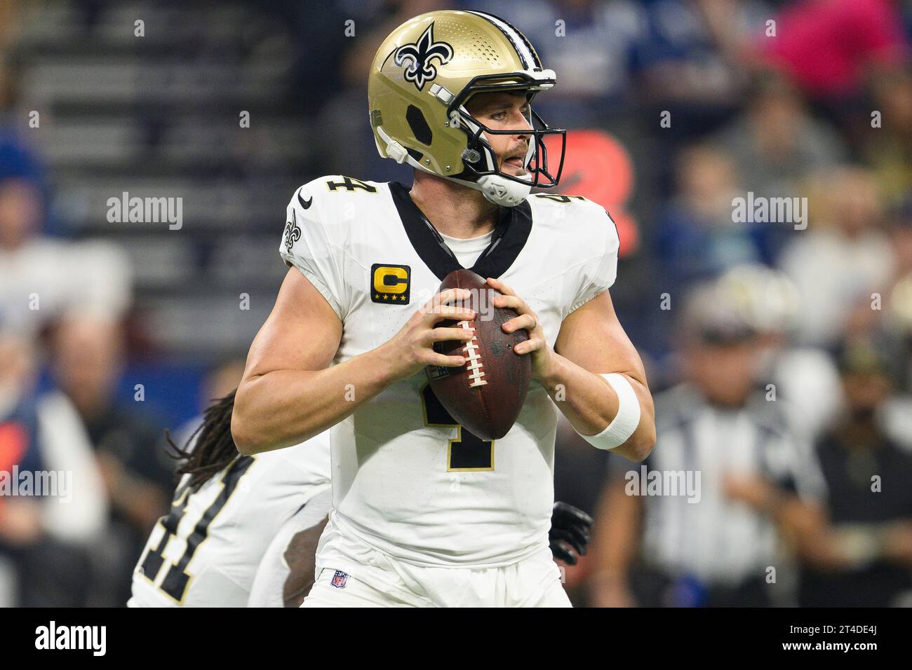 New Orleans Saints quarterback Derek Carr (4) looks downfield during an ...