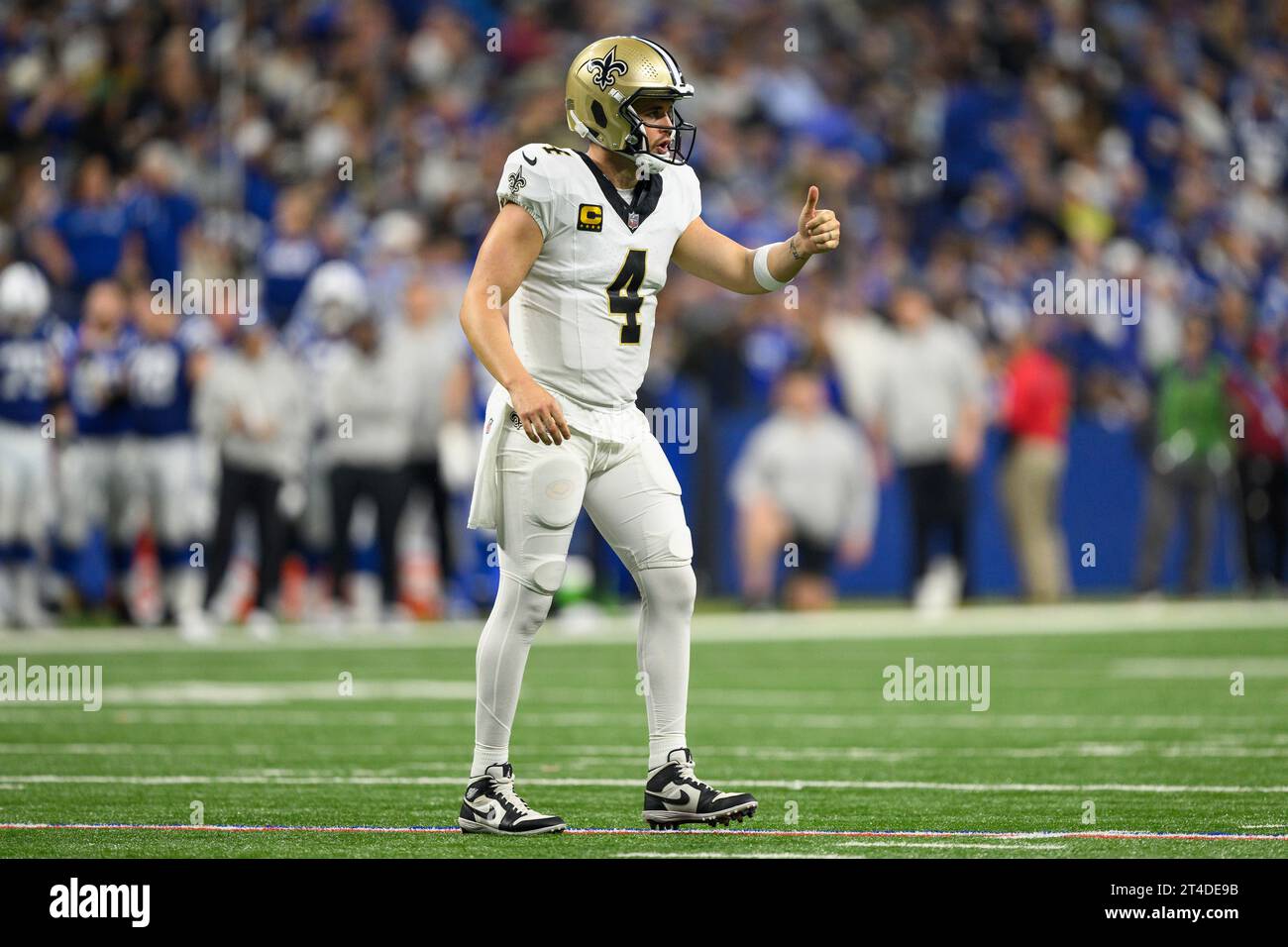 New Orleans Saints quarterback Derek Carr (4) signals the sidelines ...