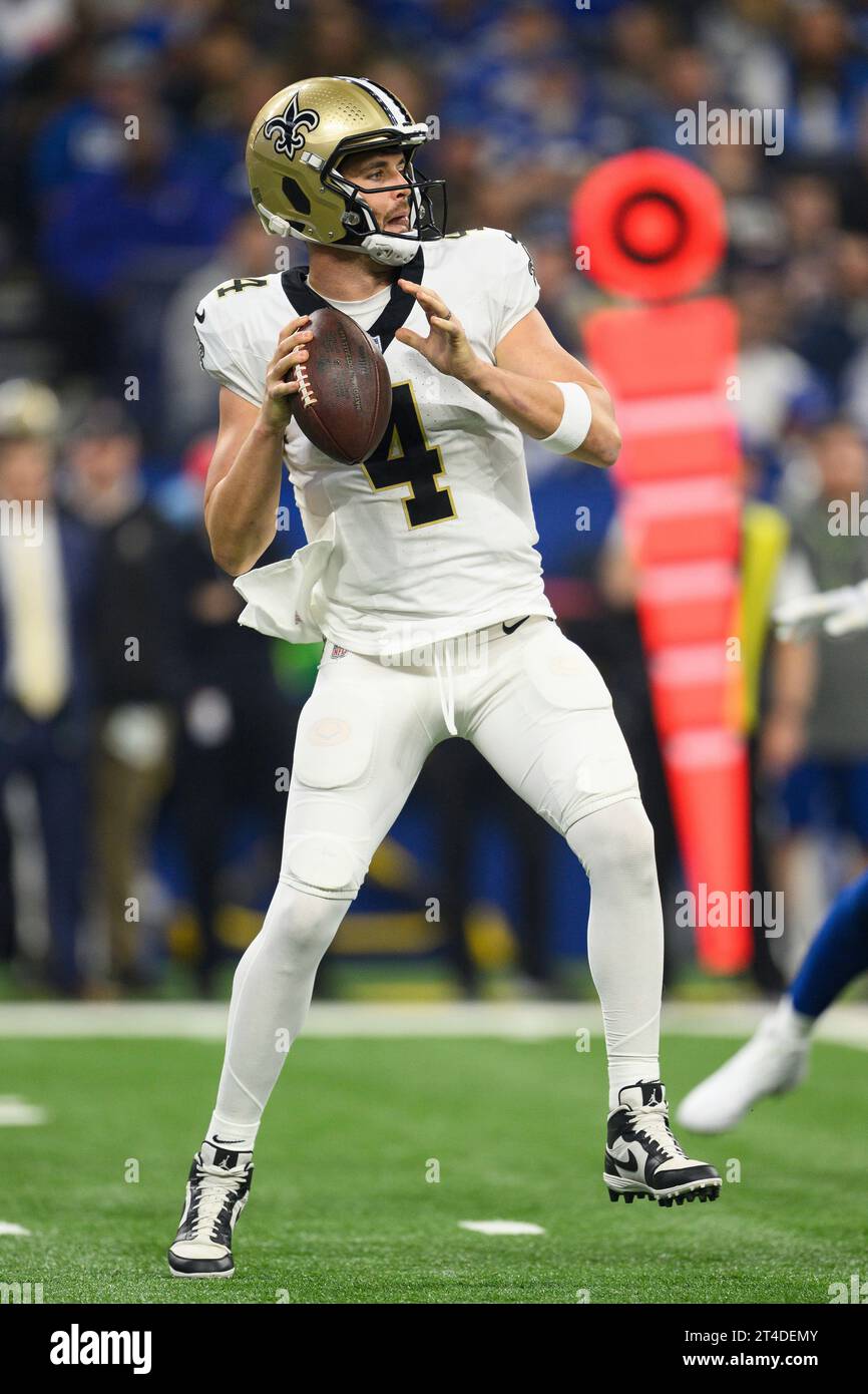 New Orleans Saints quarterback Derek Carr (4) looks downfield during an ...