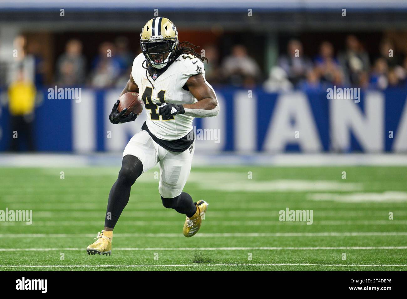 New Orleans Saints running back Alvin Kamara (41) runs down the field ...