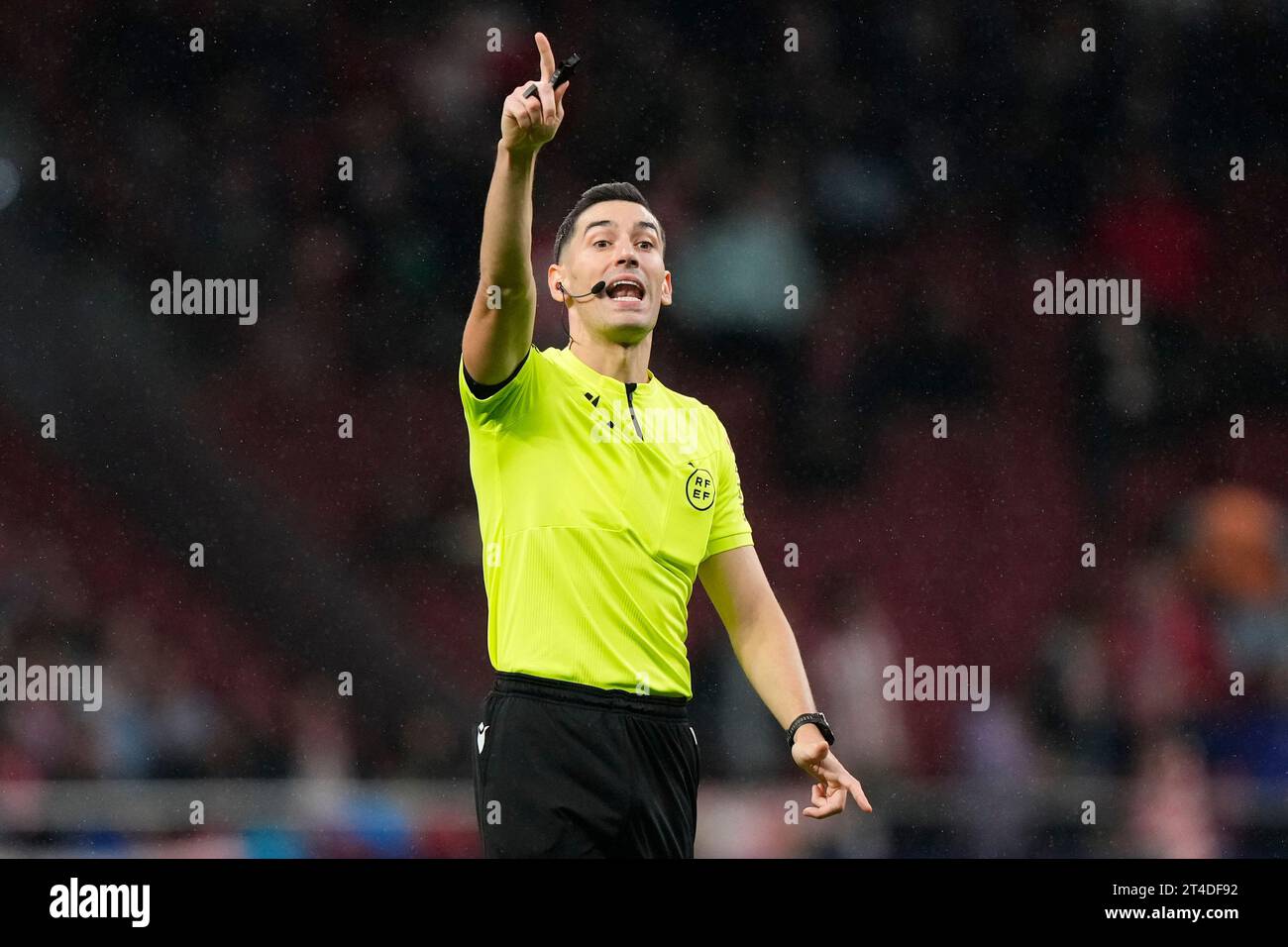 Madrid, Spain. 29th Oct, 2023. Referee Alejandro Muniz Ruiz during the ...
